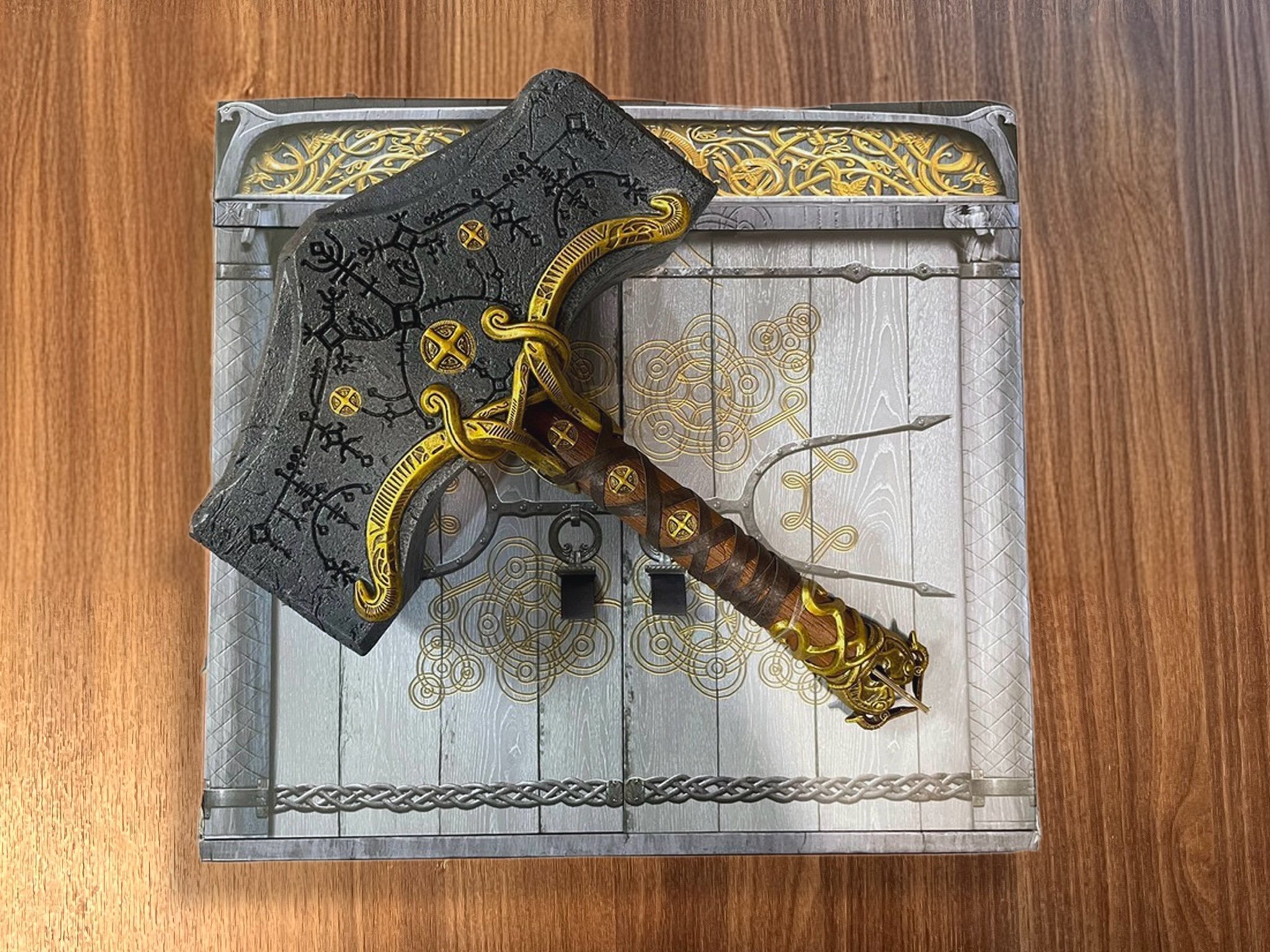 Se produkter som liknar God of War Ragnarok Collector.. på Tradera ...