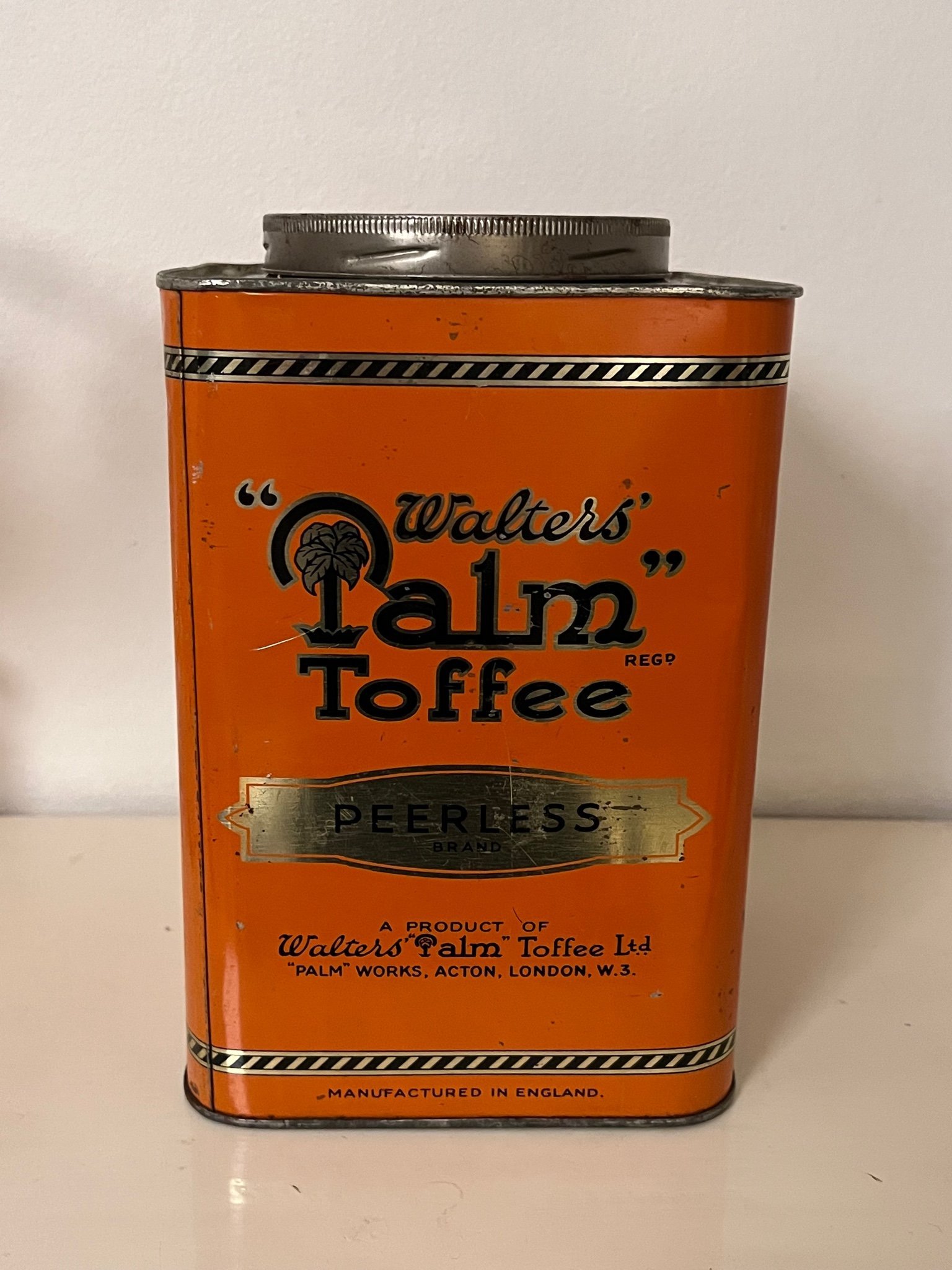 STOR ENGELSK PLÅTBURK WALTERS PALM TOFFEE | Köp på Tradera (702096694)