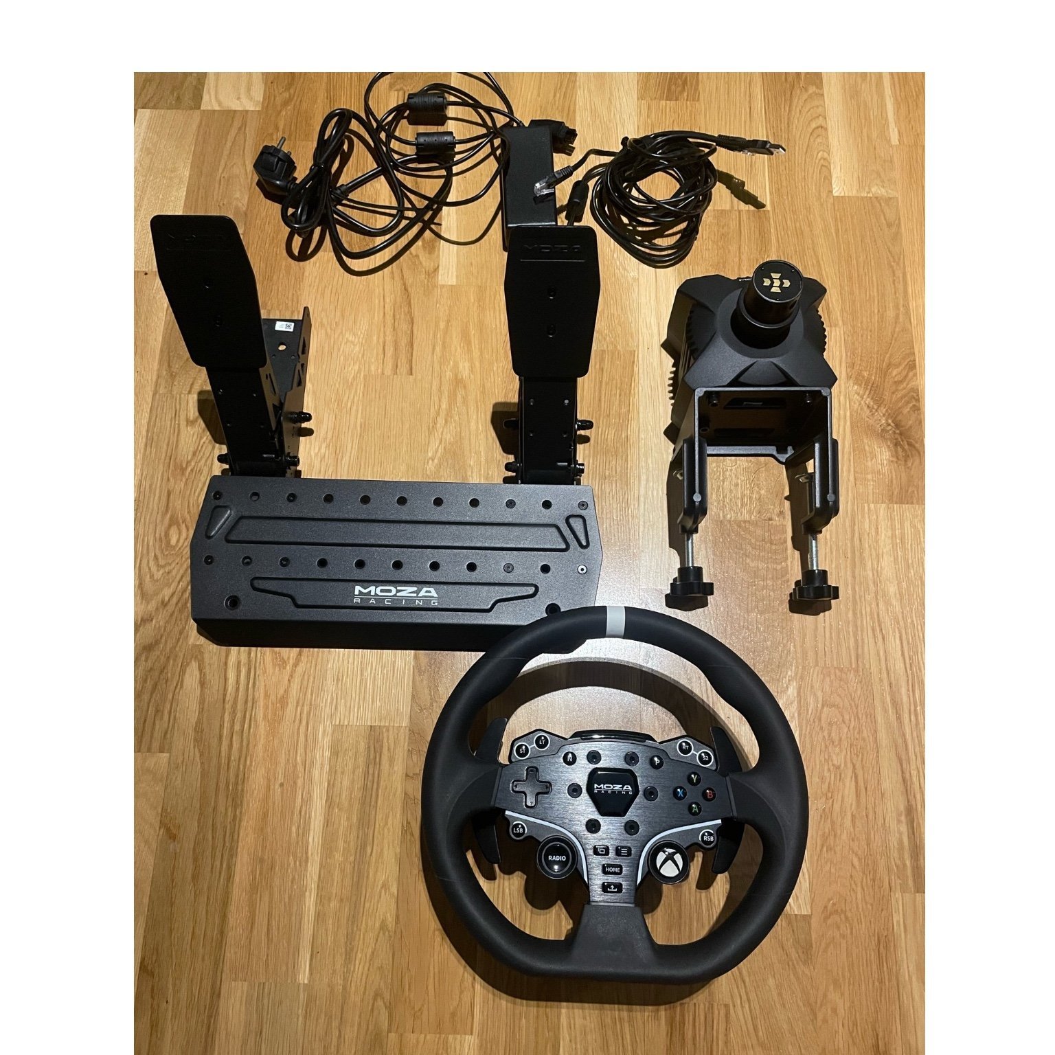 MOZA Racing R3 Ratt och Pedaler till Xbox och PC | Köp på Tradera ...