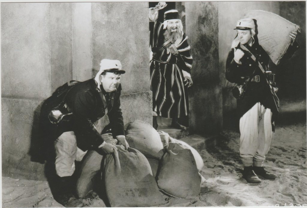 LAUREL & HARDY COMEDY TEAM CLASSICAL HOLLYWOOD .. | Köp på Tradera (520095688)