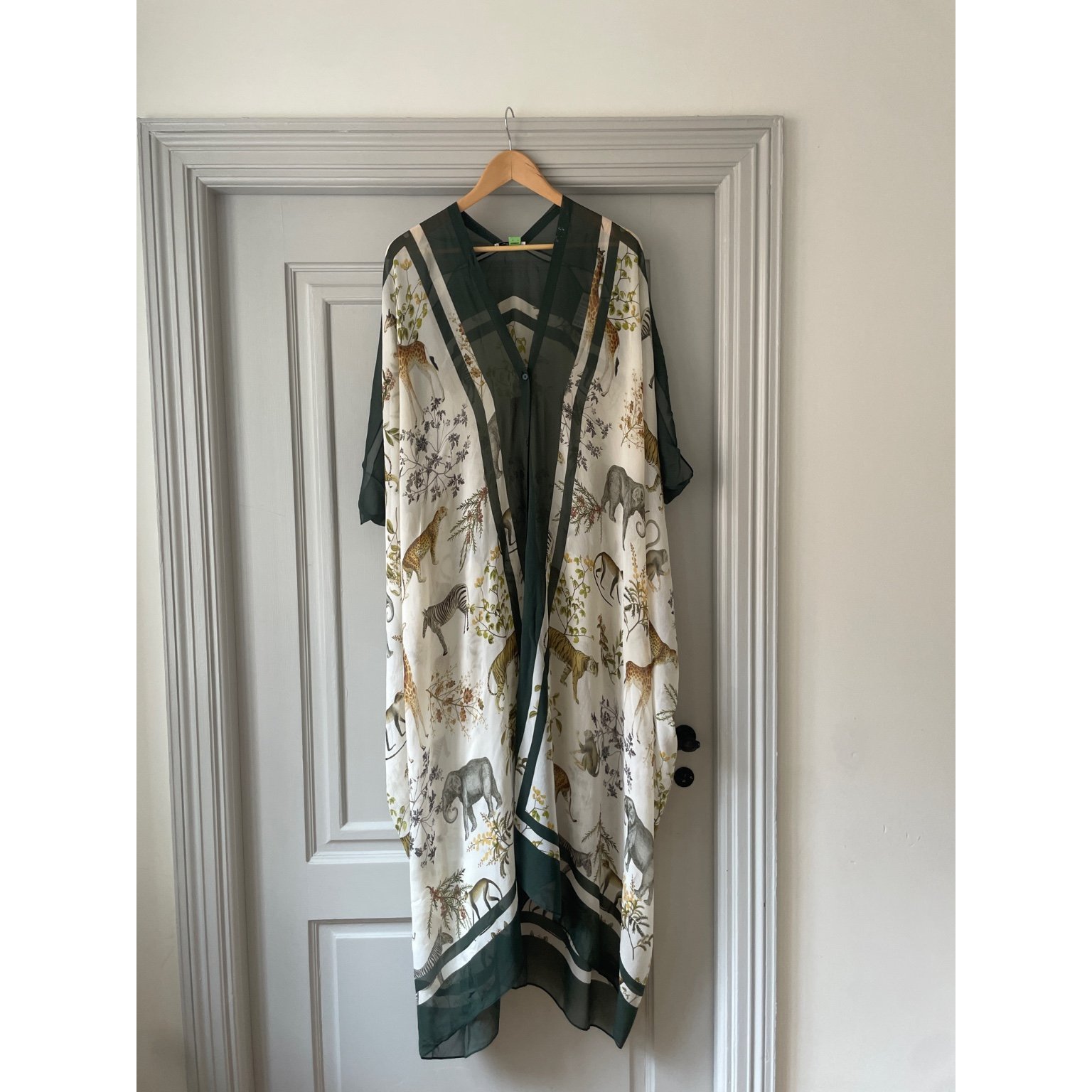 Se produkter som liknar RODEBJER AGAVE Kaftan i silke på Tradera ...