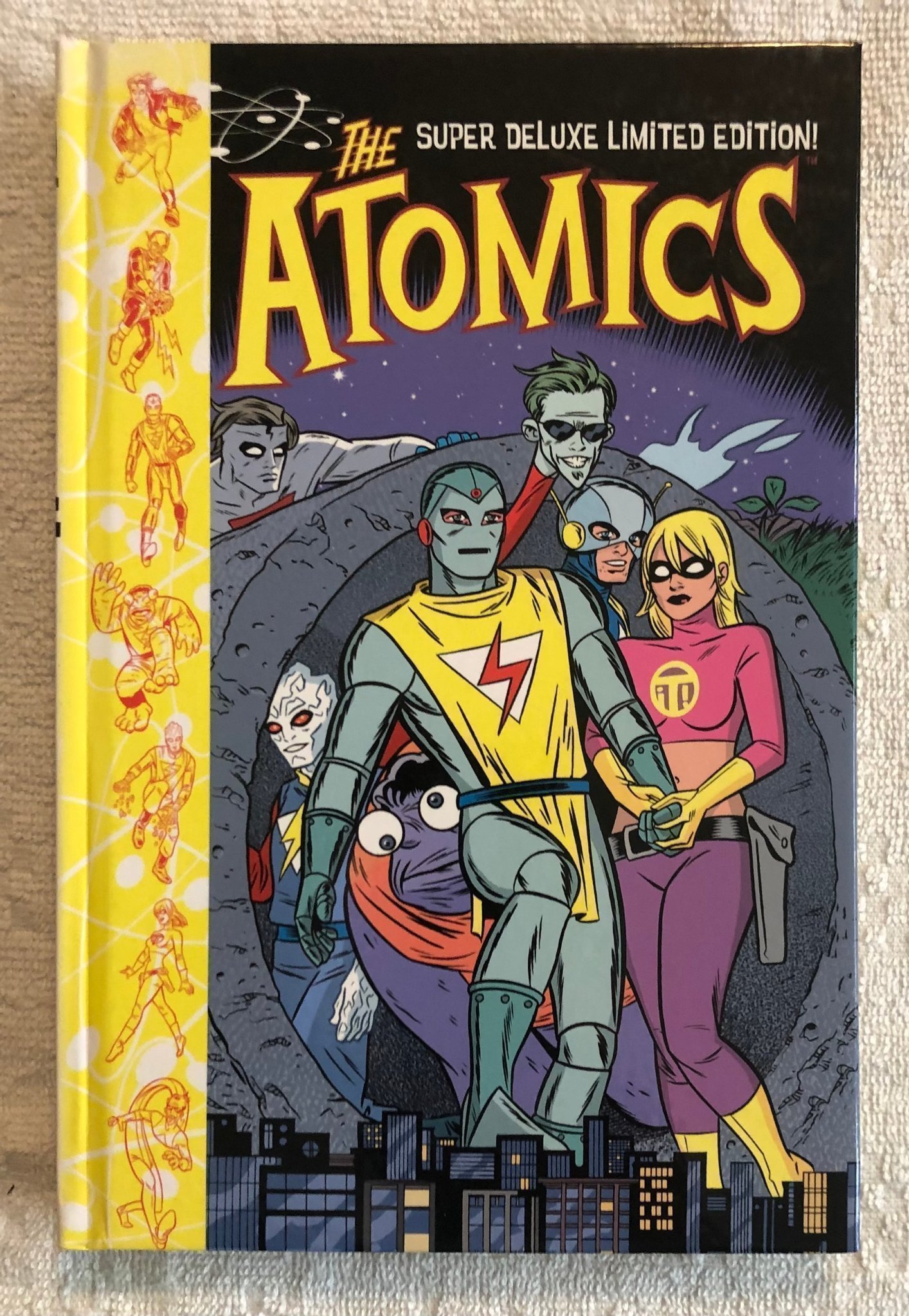 The Atomics Super Deluxe Limited Edition HC Mik.. | Köp på Tradera ...