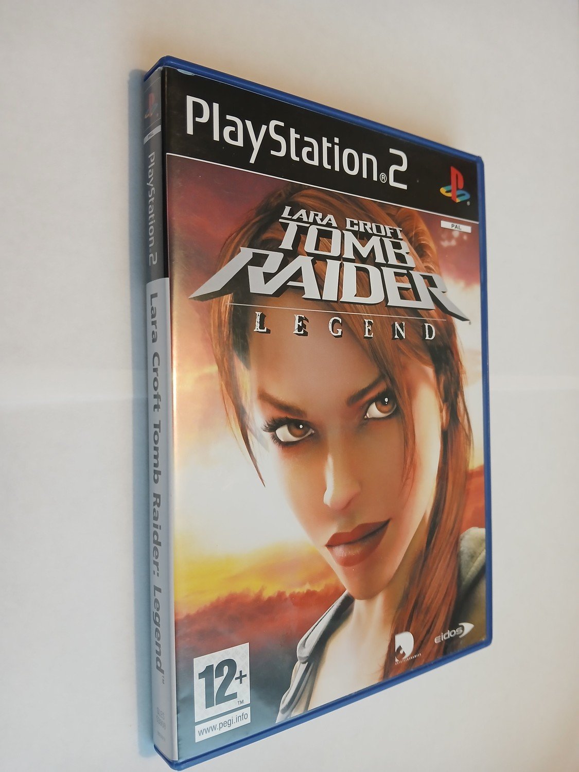 Se produkter som liknar PS2: Lara Croft: Tomb Raider/.. på Tradera ...