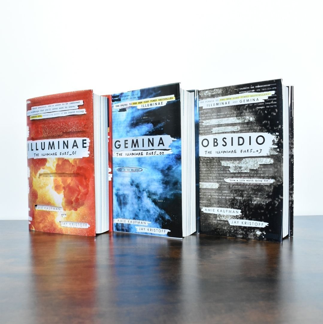 Illuminae Files-trilogin av Amie Kaufman och Ja.. | Köp på Tradera ...