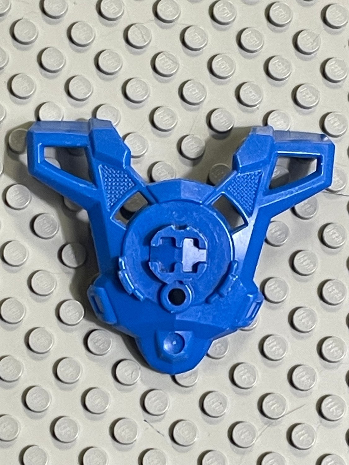 Blue Hero Factory Chest Armor with Trapezoid Sh.. | Köp på Tradera ...