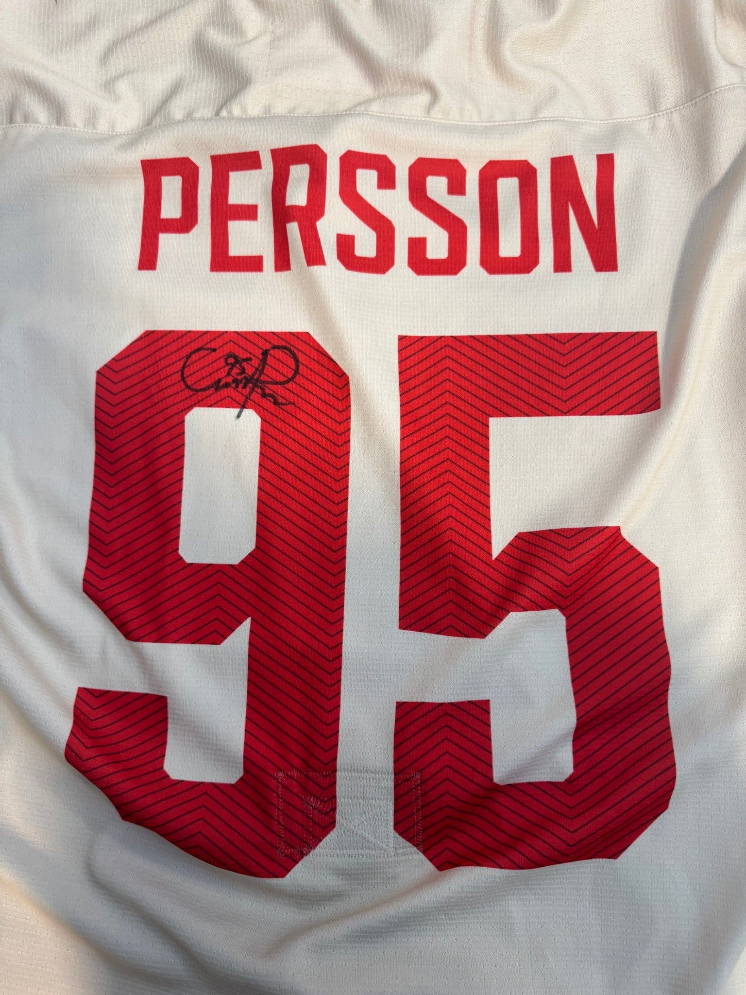 Se produkter som liknar #95 Carl Persson – Försäsongs.. på Tradera ...