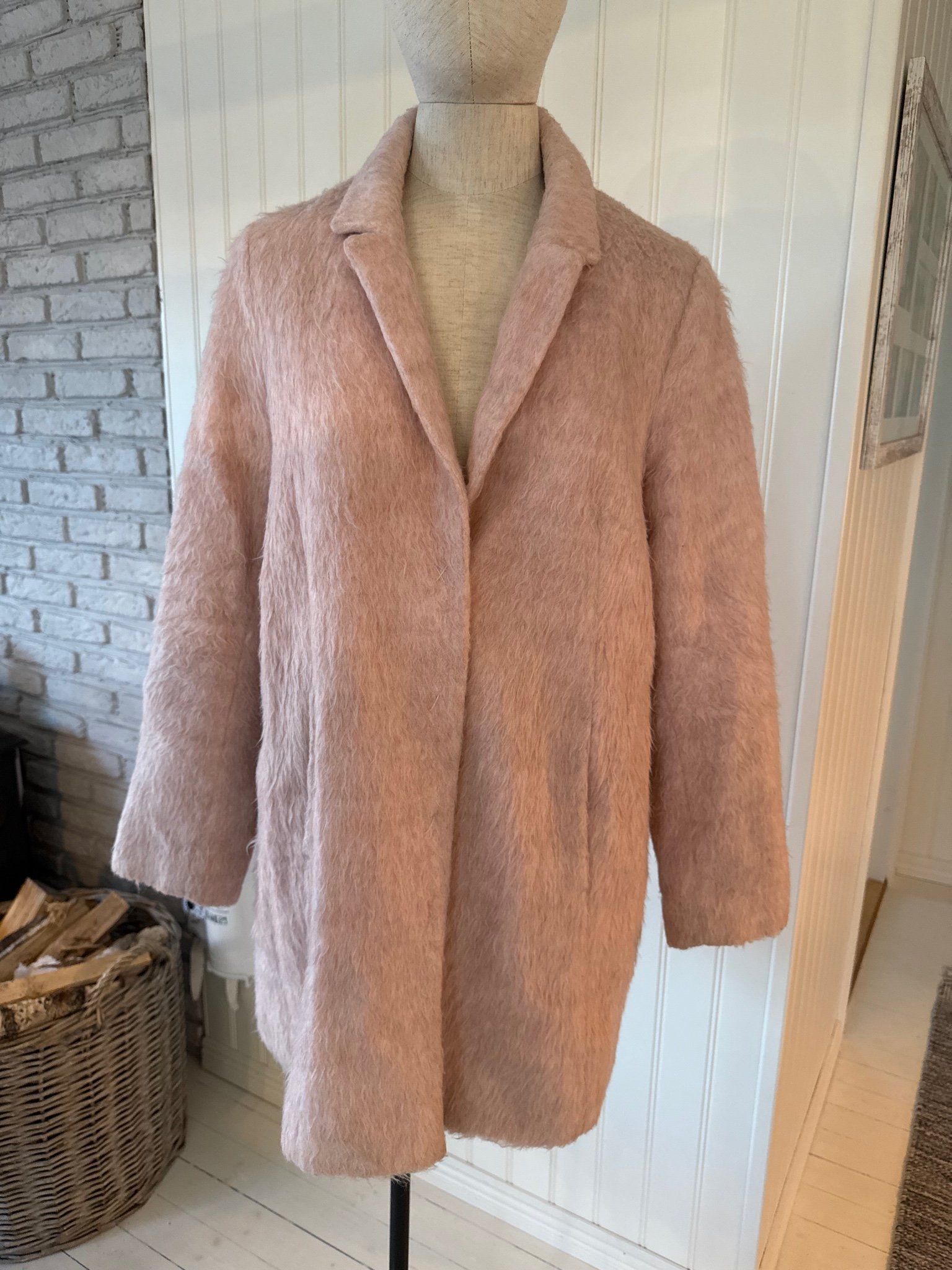 Topshop rosa lurvig kappa, storlek 38 dam. Jacka | Köp på Tradera ...