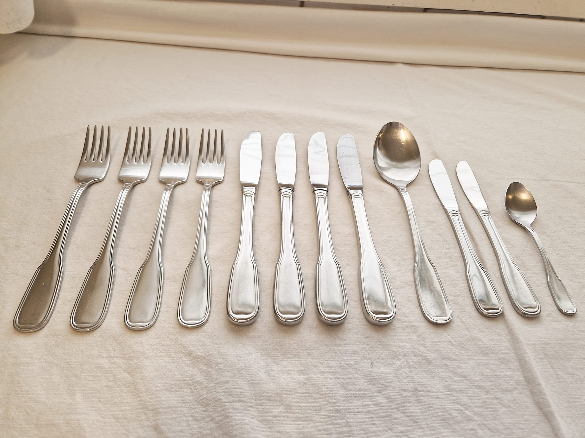 Se produkter som liknar GENSE Attaché bestick 12 dela.. på Tradera ...