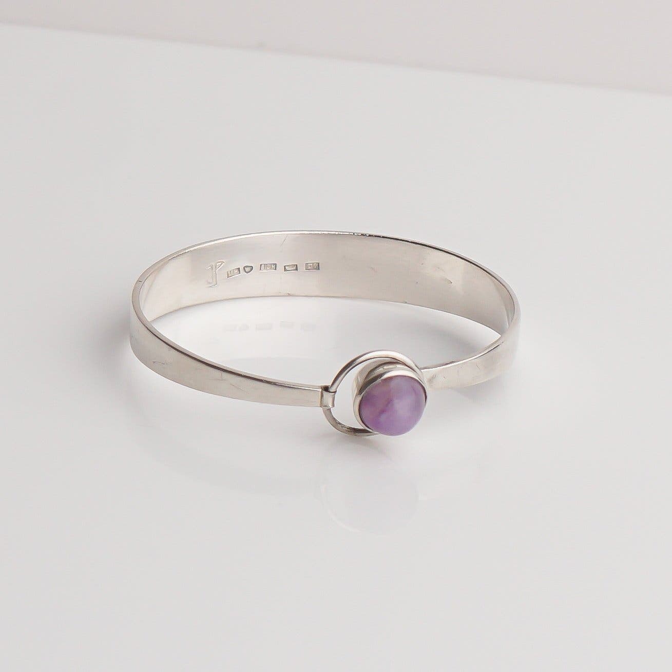 Stelt Armband Med Sten i Äkta Silver.. | Köp från odabb på Tradera ...