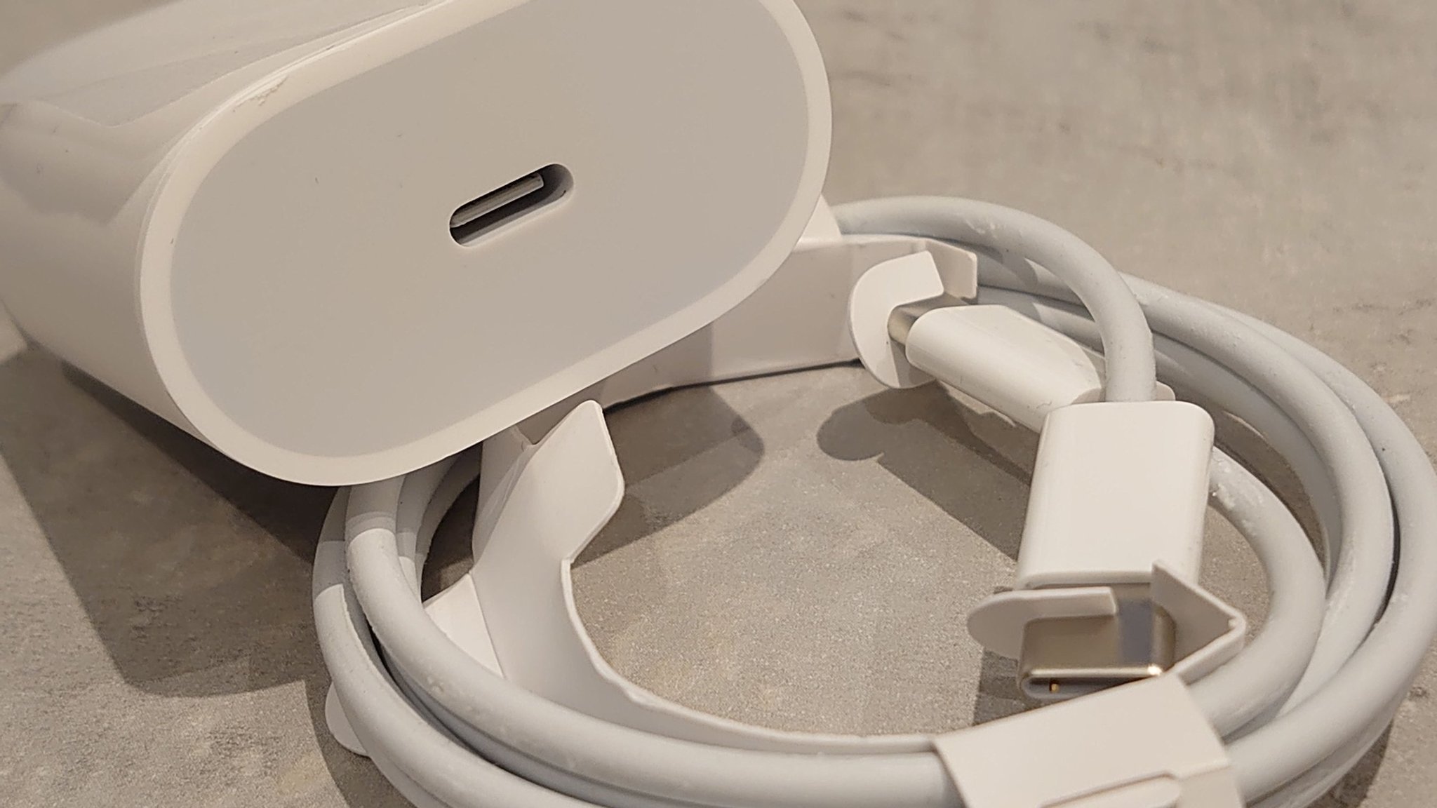 *Helt Ny!* Apple USB C laddare 20W + sladd | Köp på Tradera (597727179)