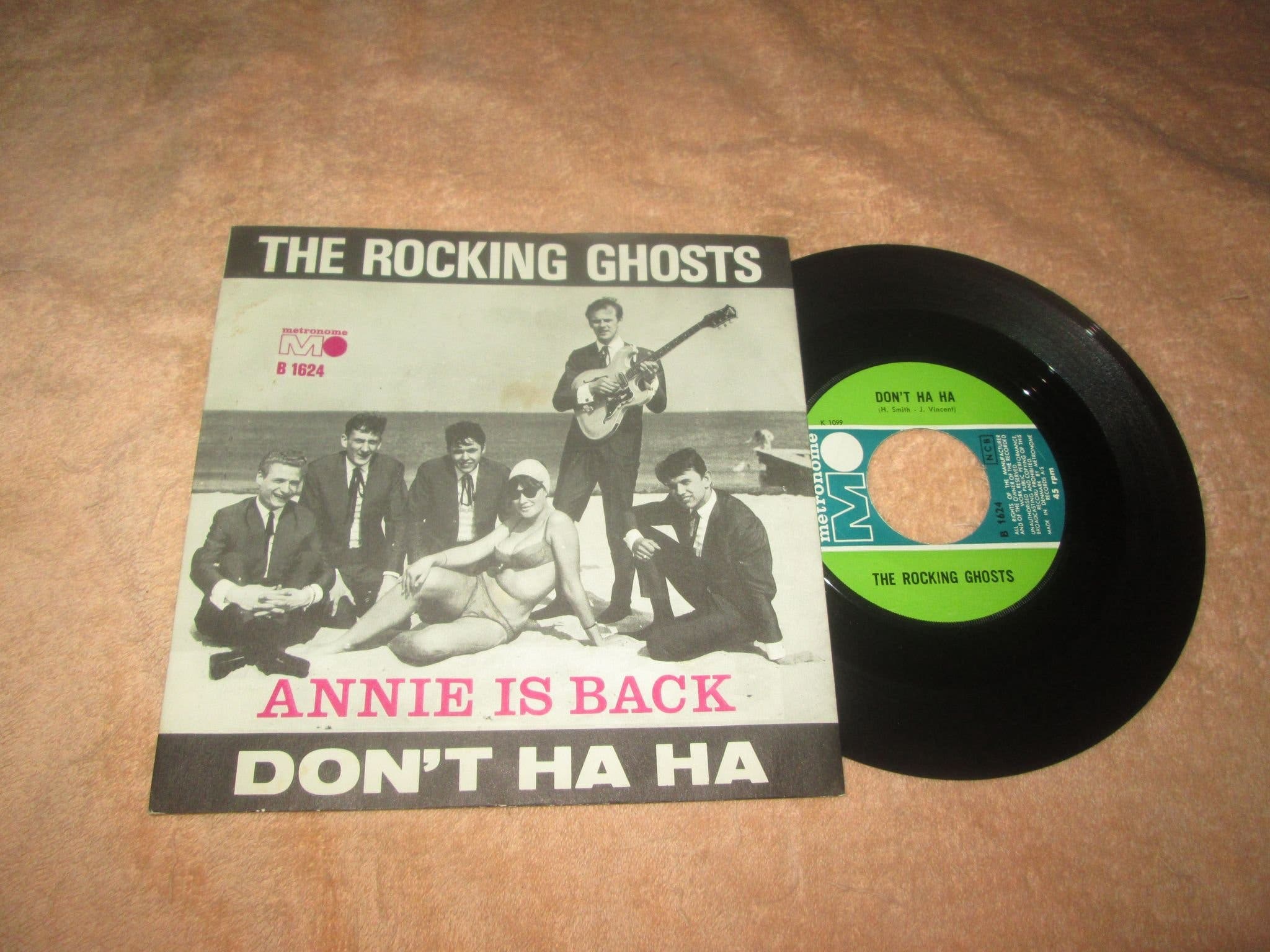Se produkter som liknar ROCKING GHOST ANNIE IS BACK på Tradera (692968201)