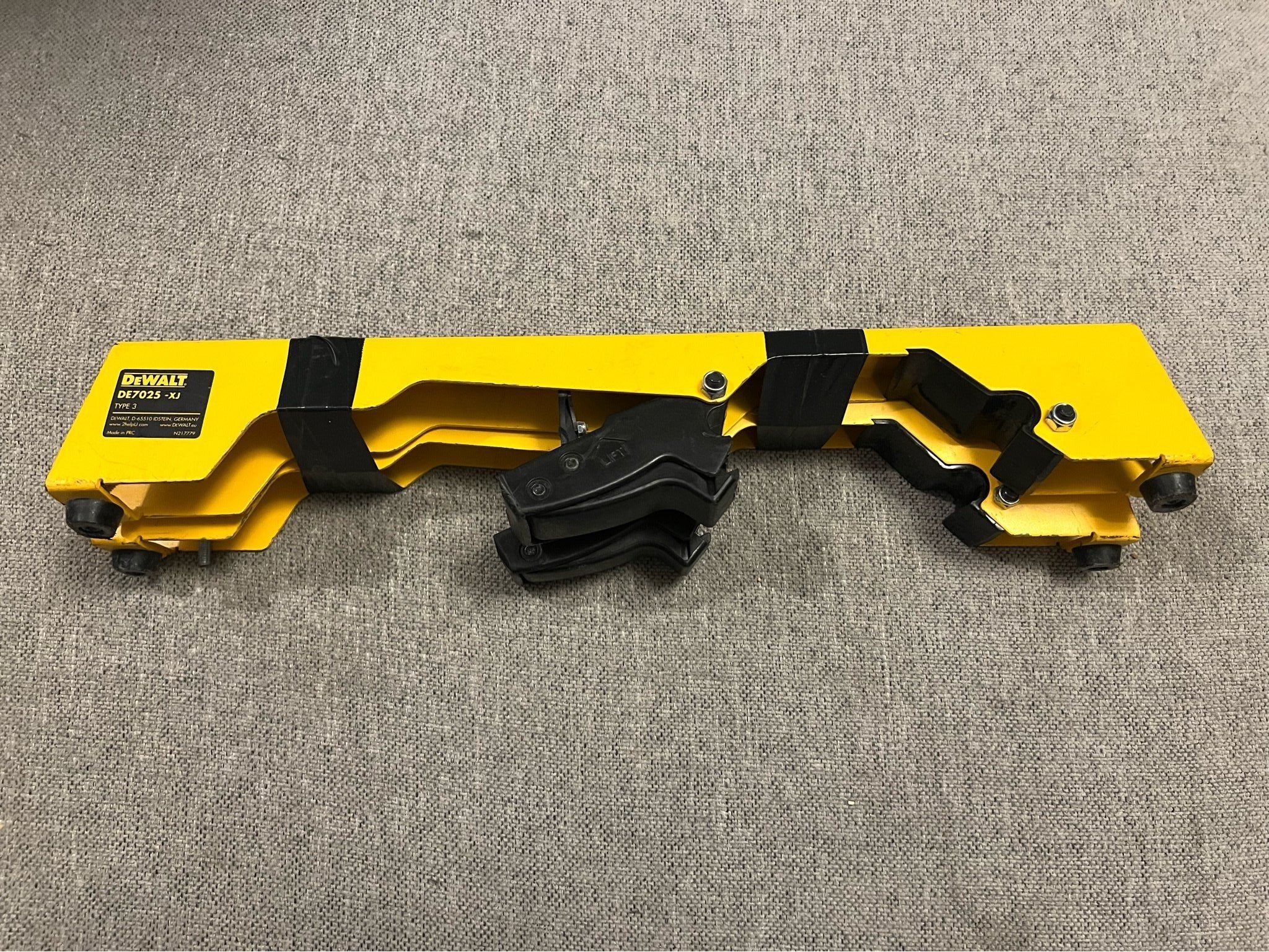 Se produkter som liknar 2 st Dewalt DE7025-XJ Typ 3 m.. på Tradera ...