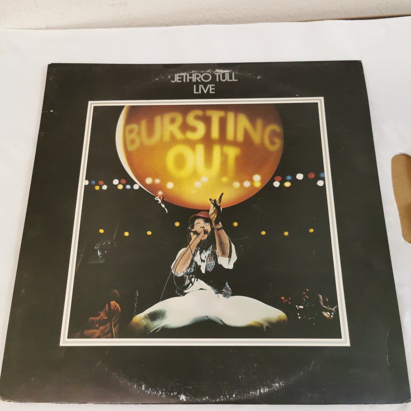 Se produkter som liknar Jethro Tull - Bursting Out - .. på Tradera ...