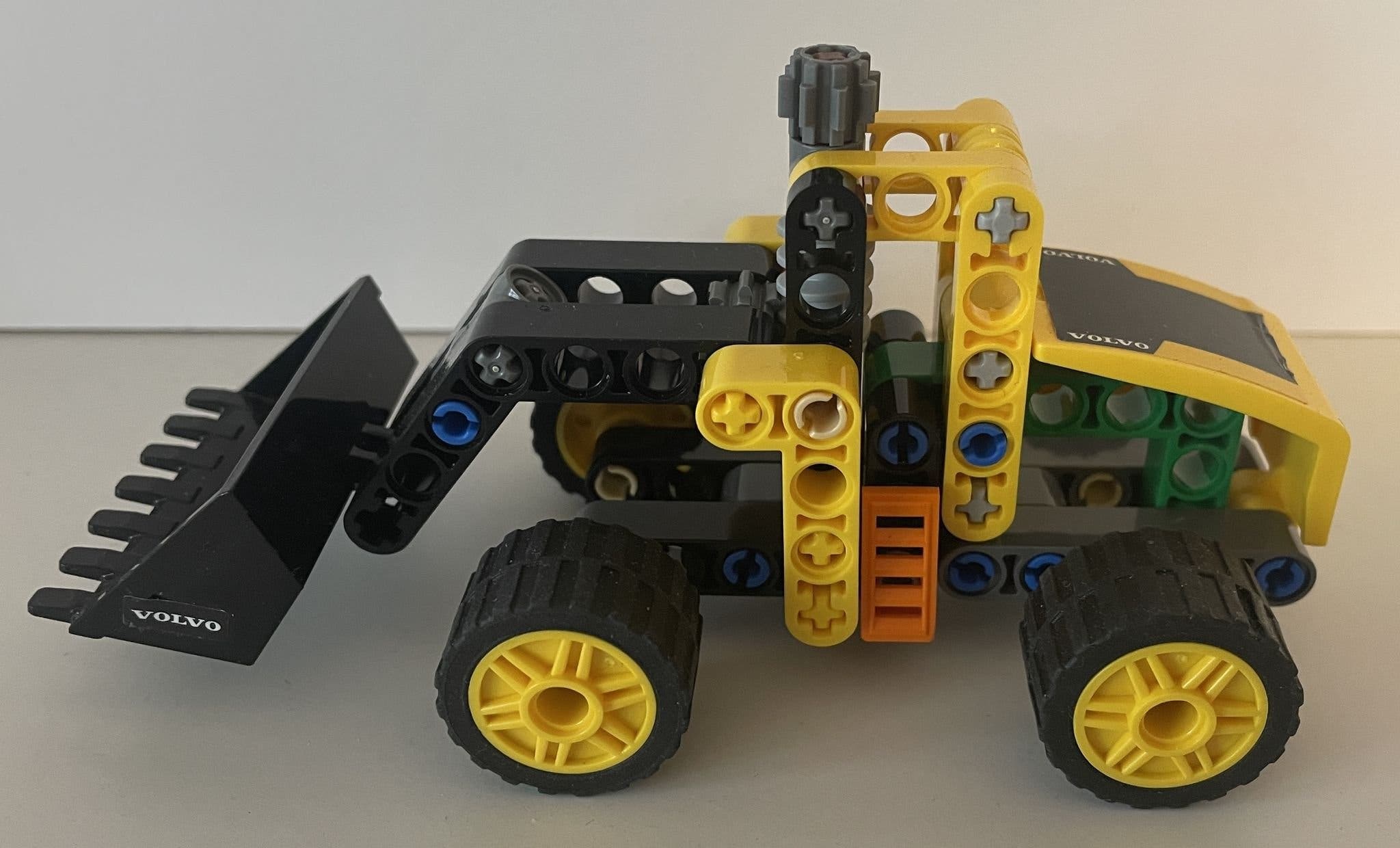 Se produkter som liknar Volvo Wheel Loader - LEGO set.. på Tradera ...