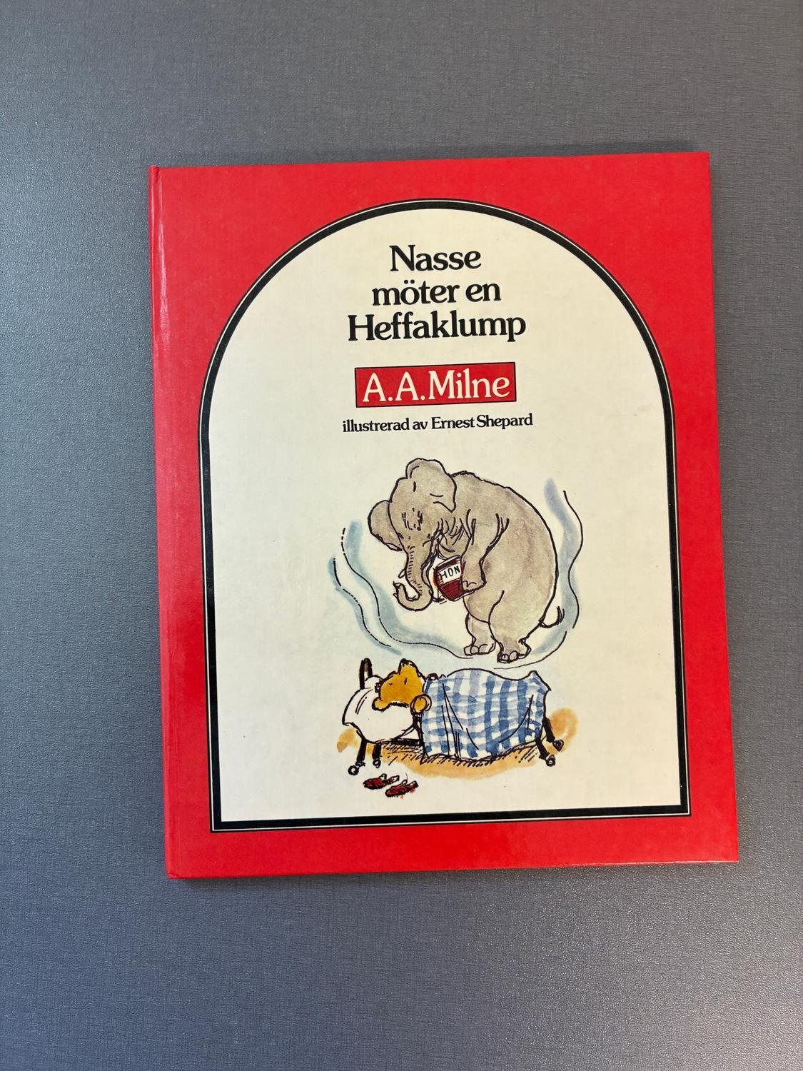 Se produkter som liknar Nalle Puh - Nasse möter en He.. på Tradera ...