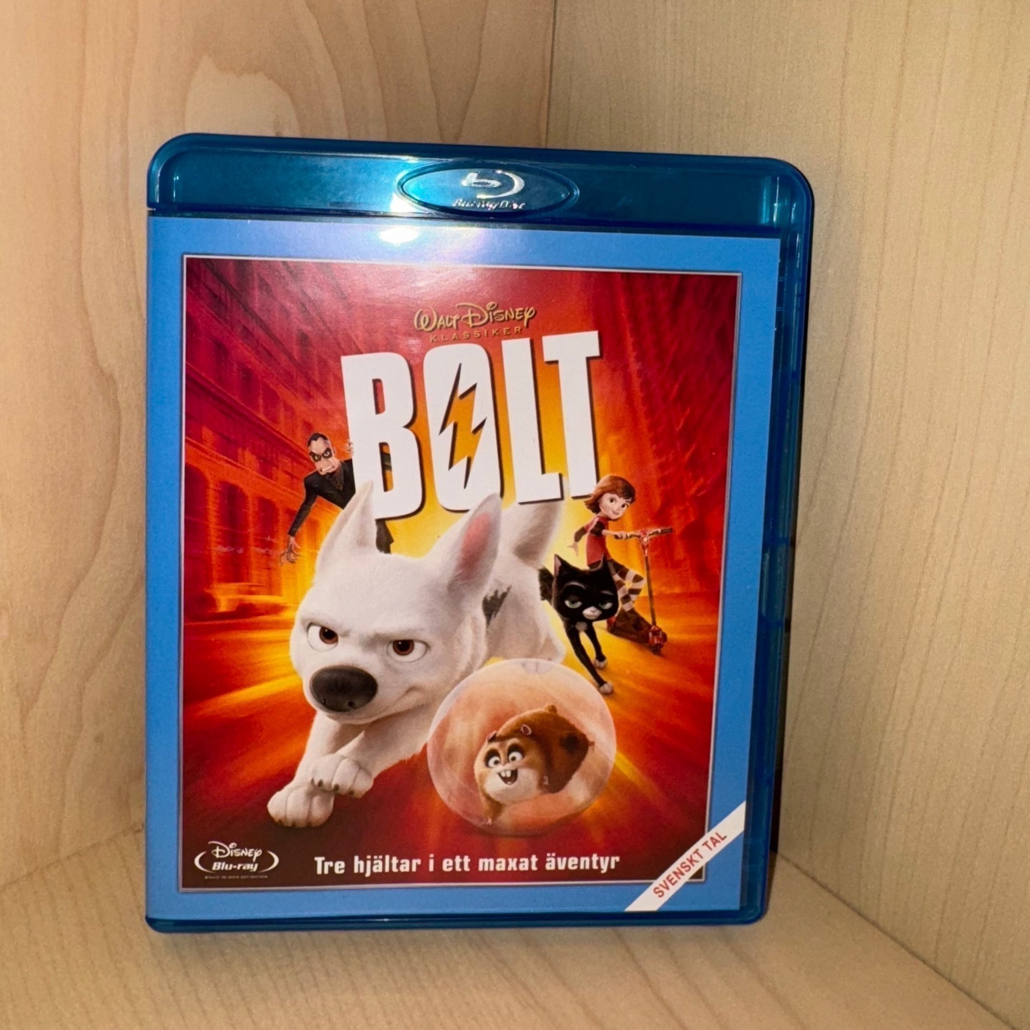 Bolt - Blu-ray + DVD | Köp på Tradera (718869801)