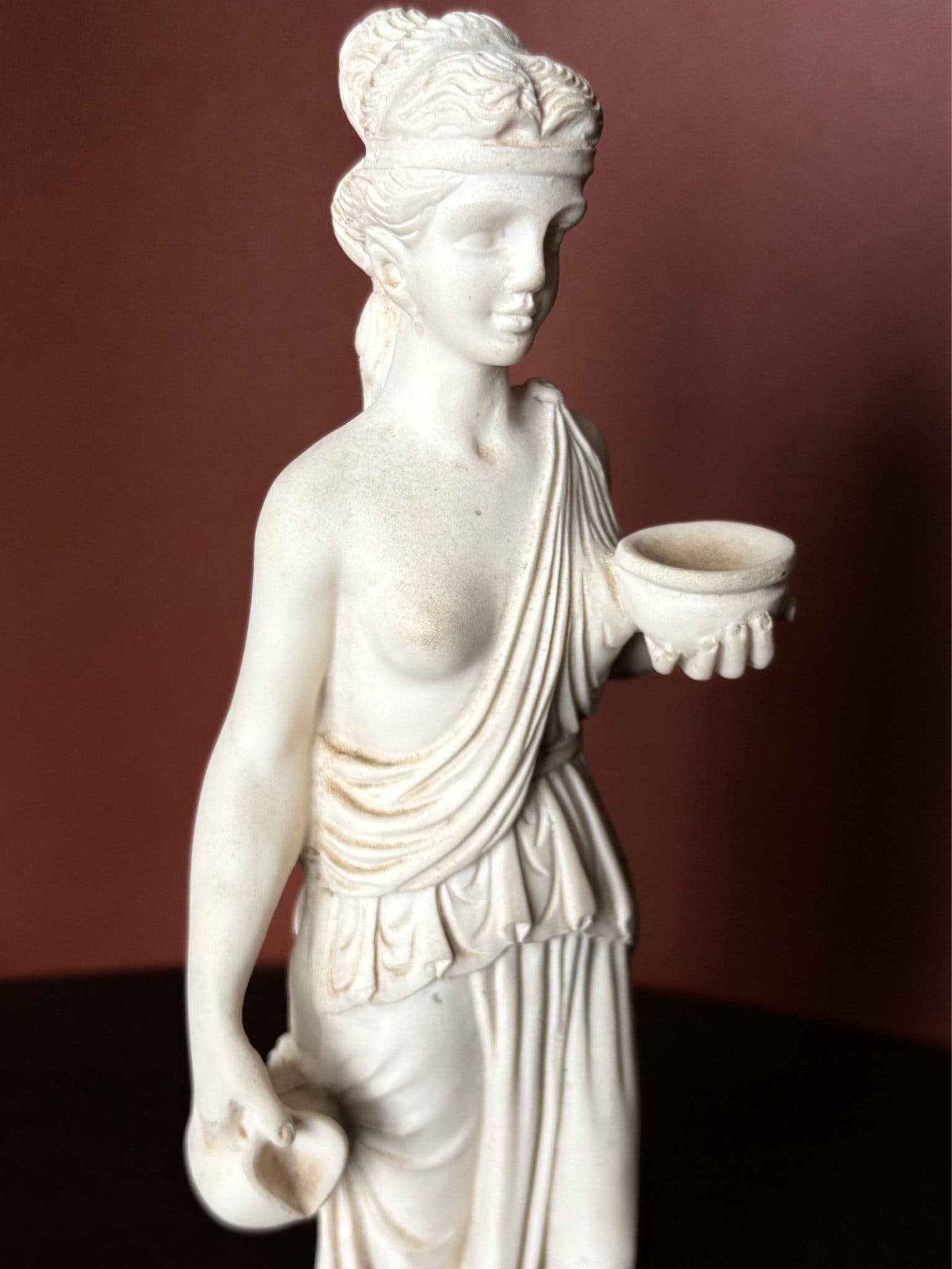 Hebe - Greek Goddess Sculpture | Köp på Tradera (715822552)