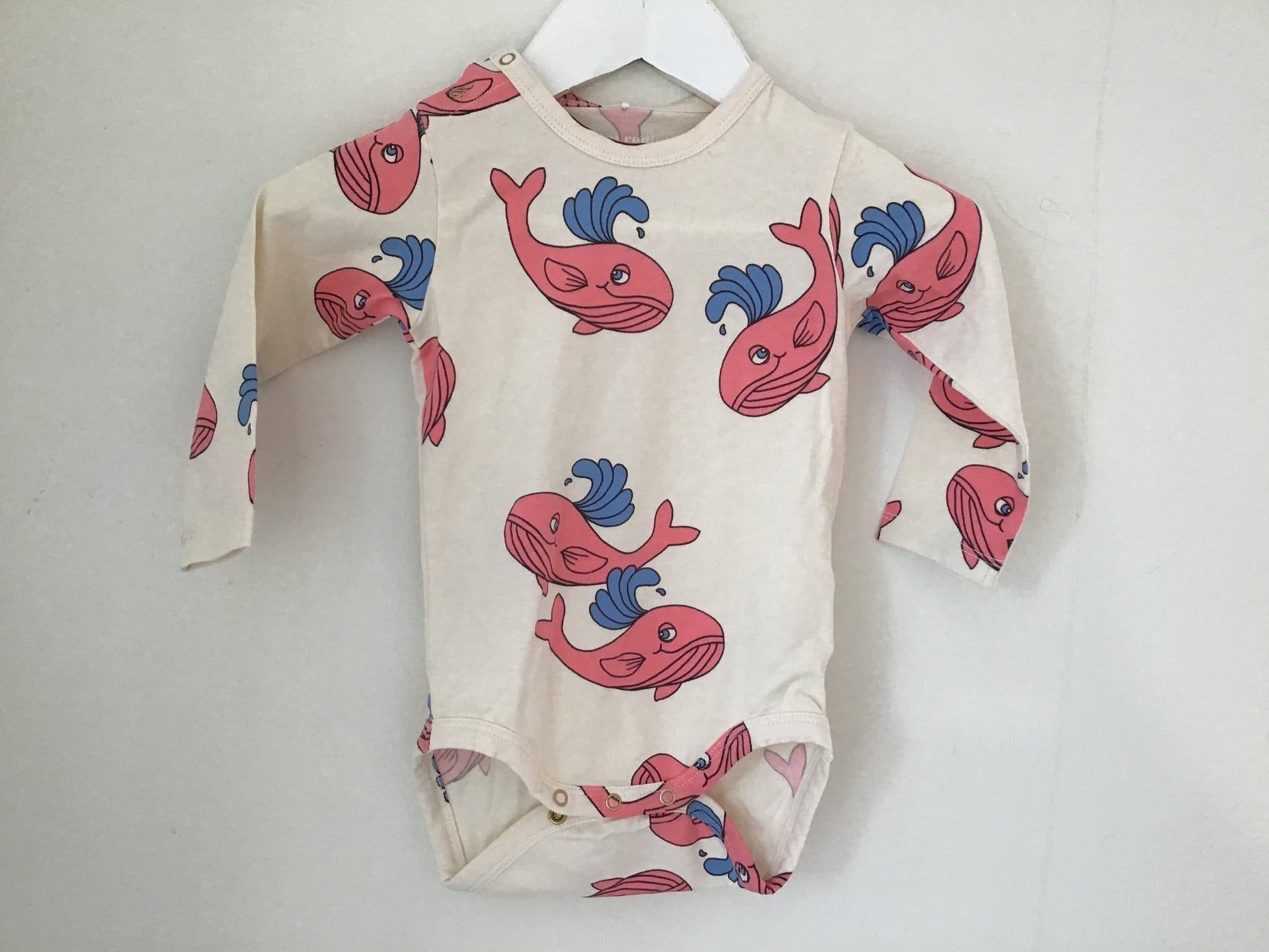 Se produkter som liknar Mini Rodini 68/74 ny whale body på Tradera ...