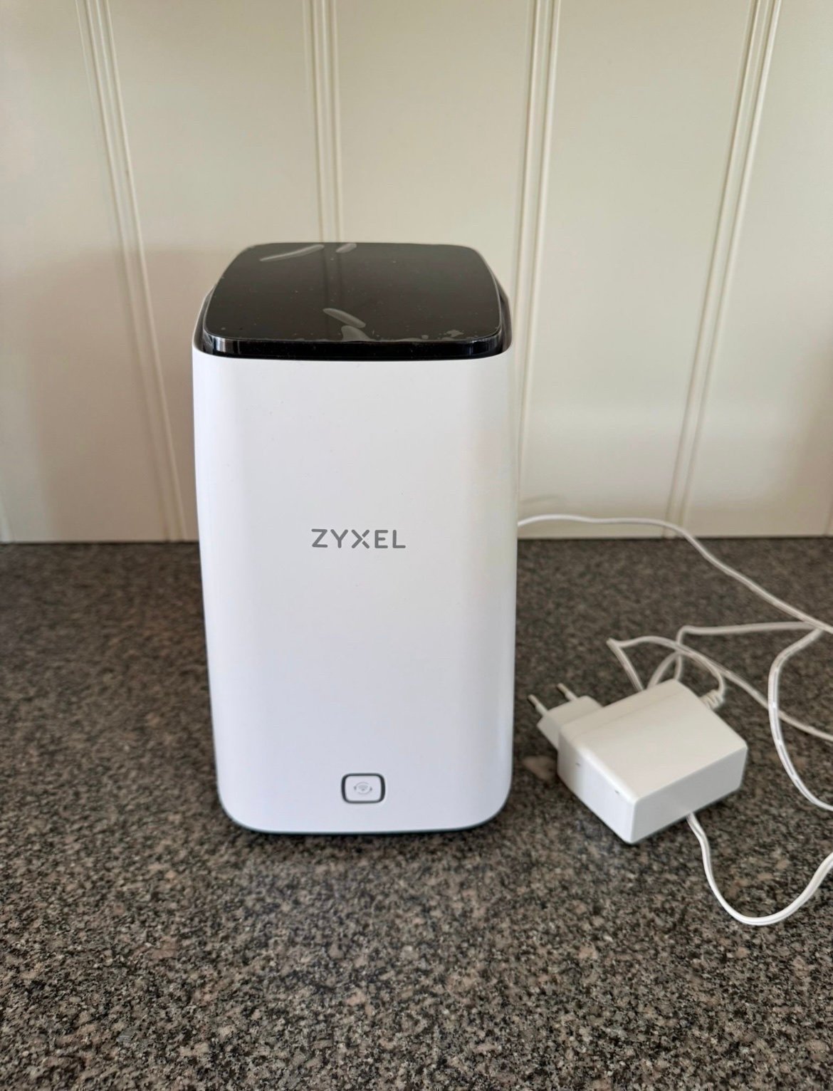 Zyxel NR5103E Router | Köp på Tradera (706794560)