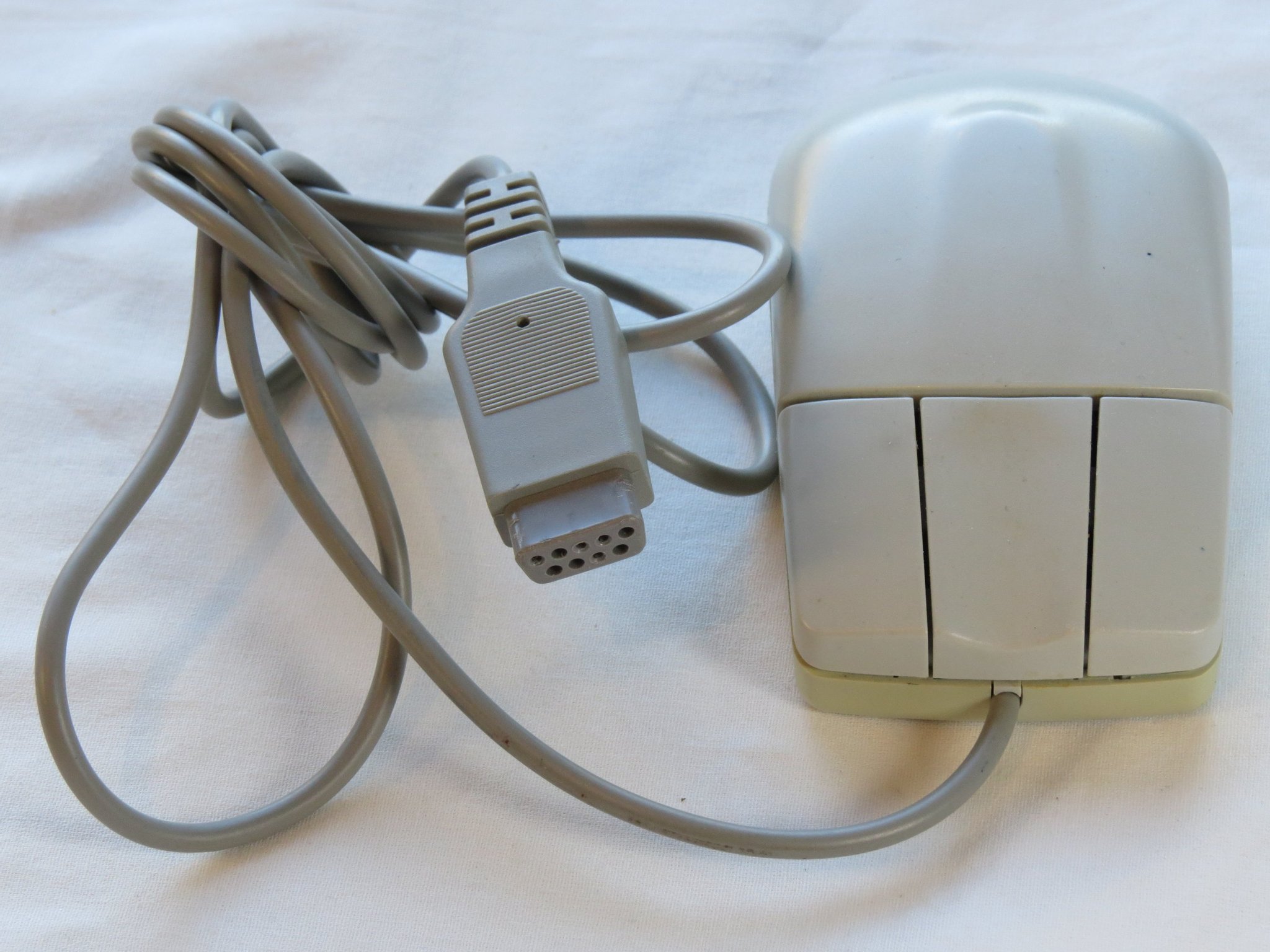 Mus Retro Vintage med 9-pin kontakt | Köp på Tradera (715526409)