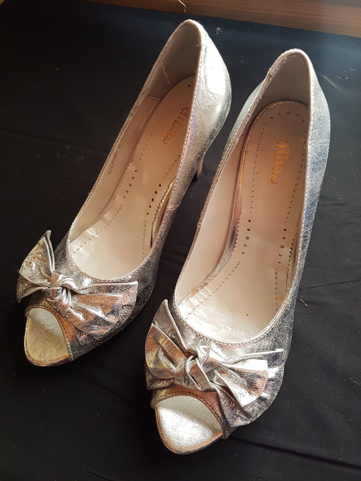 Nya pumps Diba silver 39 skinn öppen tå | Köp på Tradera (734458812)