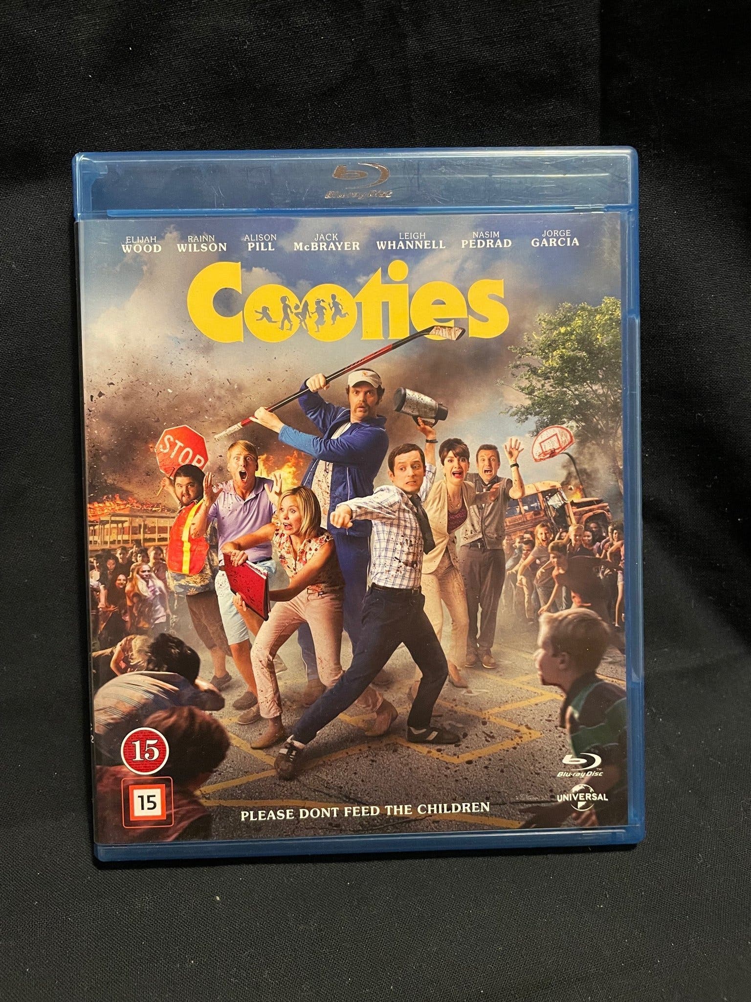 Se produkter som liknar Cooties - Blu-Ray - Elijah Wood på Tradera ...
