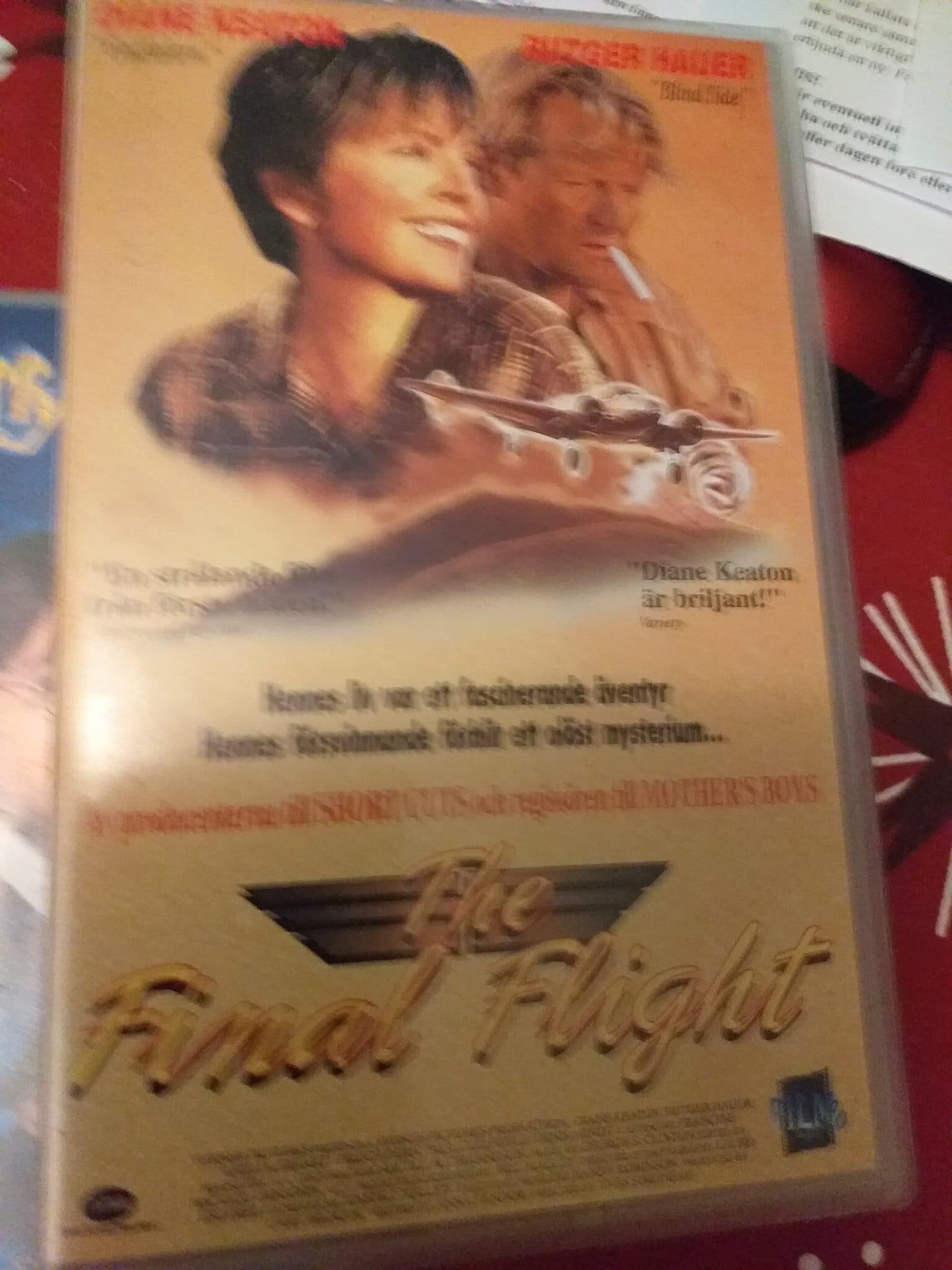 Se produkter som liknar The Final Flight - VHS på Tradera (644487206)