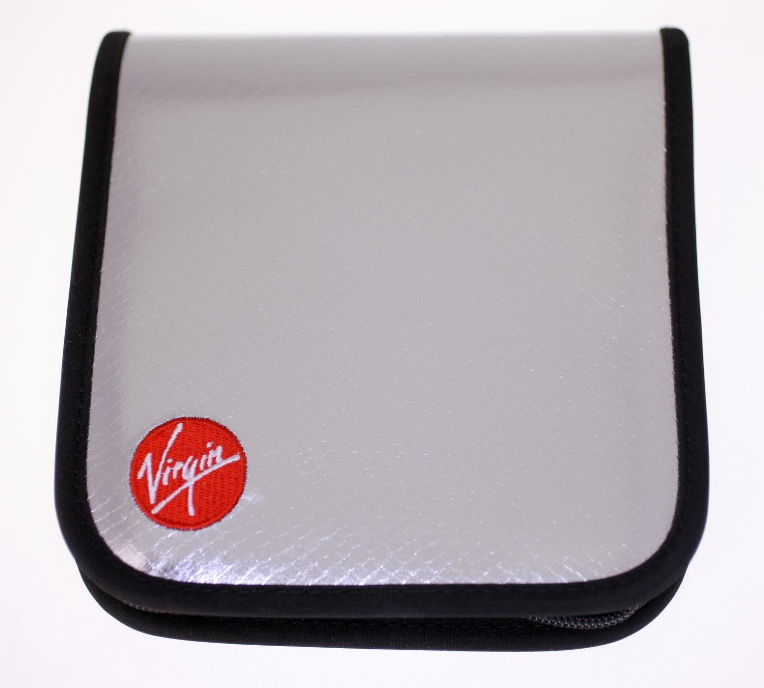 Virgin Records vintage cd holder with 2 cds inc.. | Köp på Tradera ...