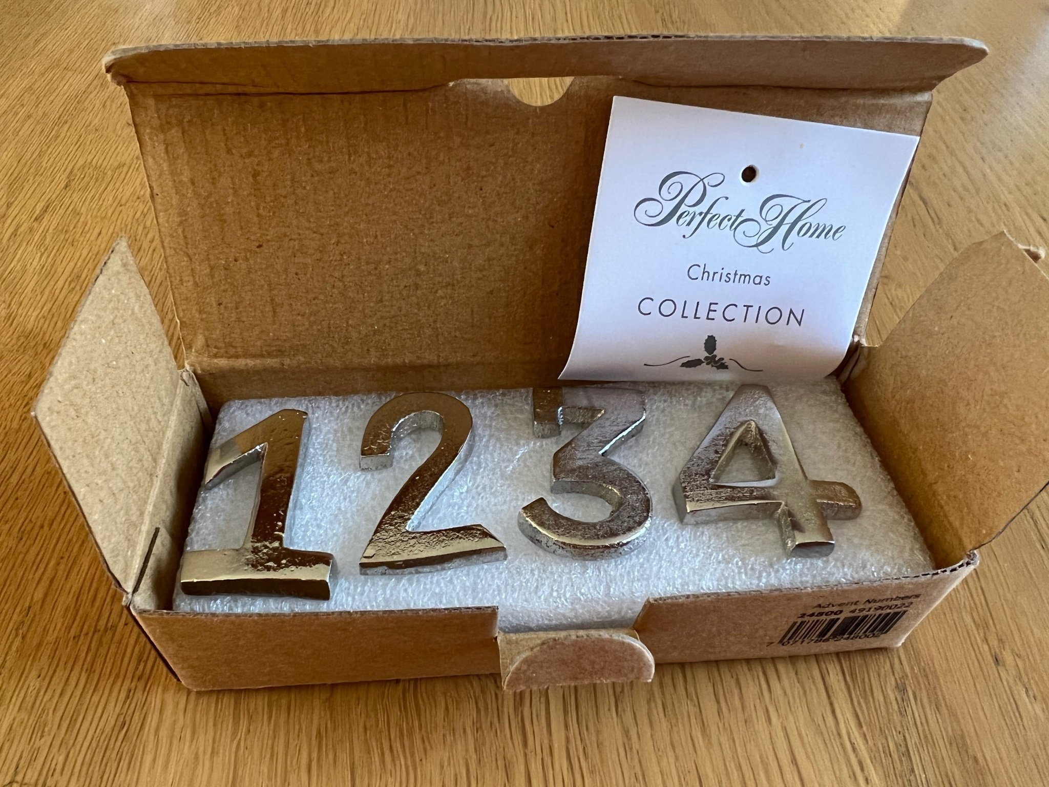 Se produkter som liknar Nya siffror till adventsljus,.. på Tradera ...