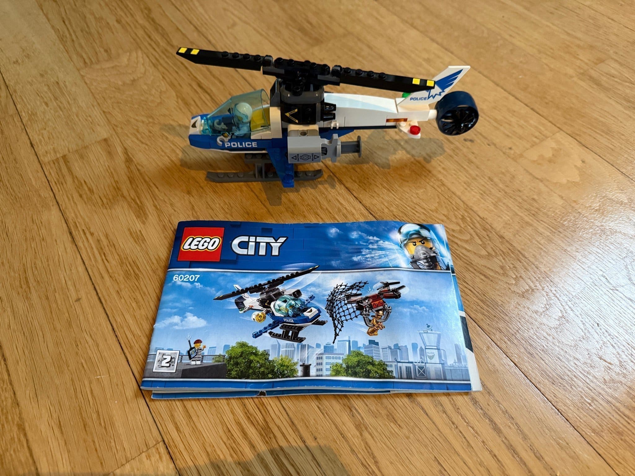 Se produkter som liknar LEGO City Polishelikopter 60207 på Tradera ...