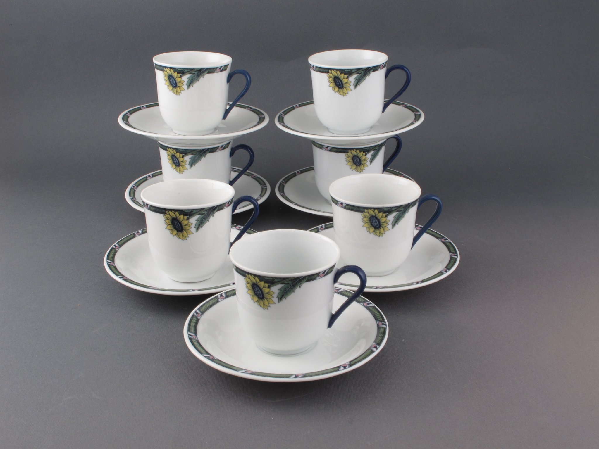 Linnea - Linnéa. Jackie Lynd. Rörstrand. 7 st kaffekoppar med fat ...