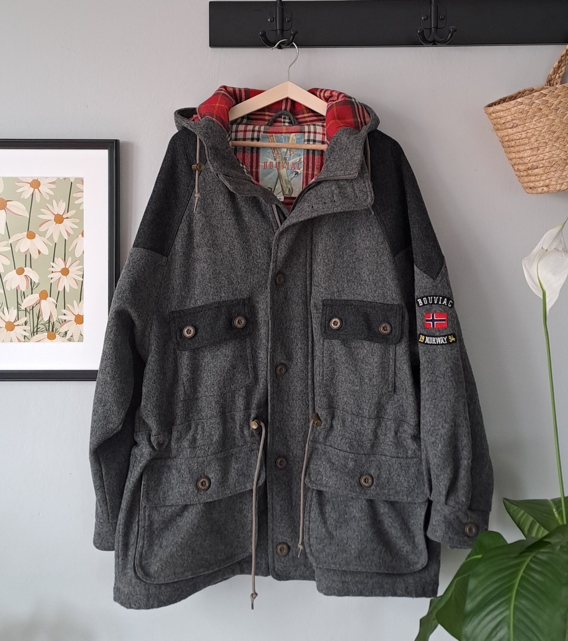 Se produkter som liknar BOUVIAC vintage ulljacka jack.. på Tradera ...