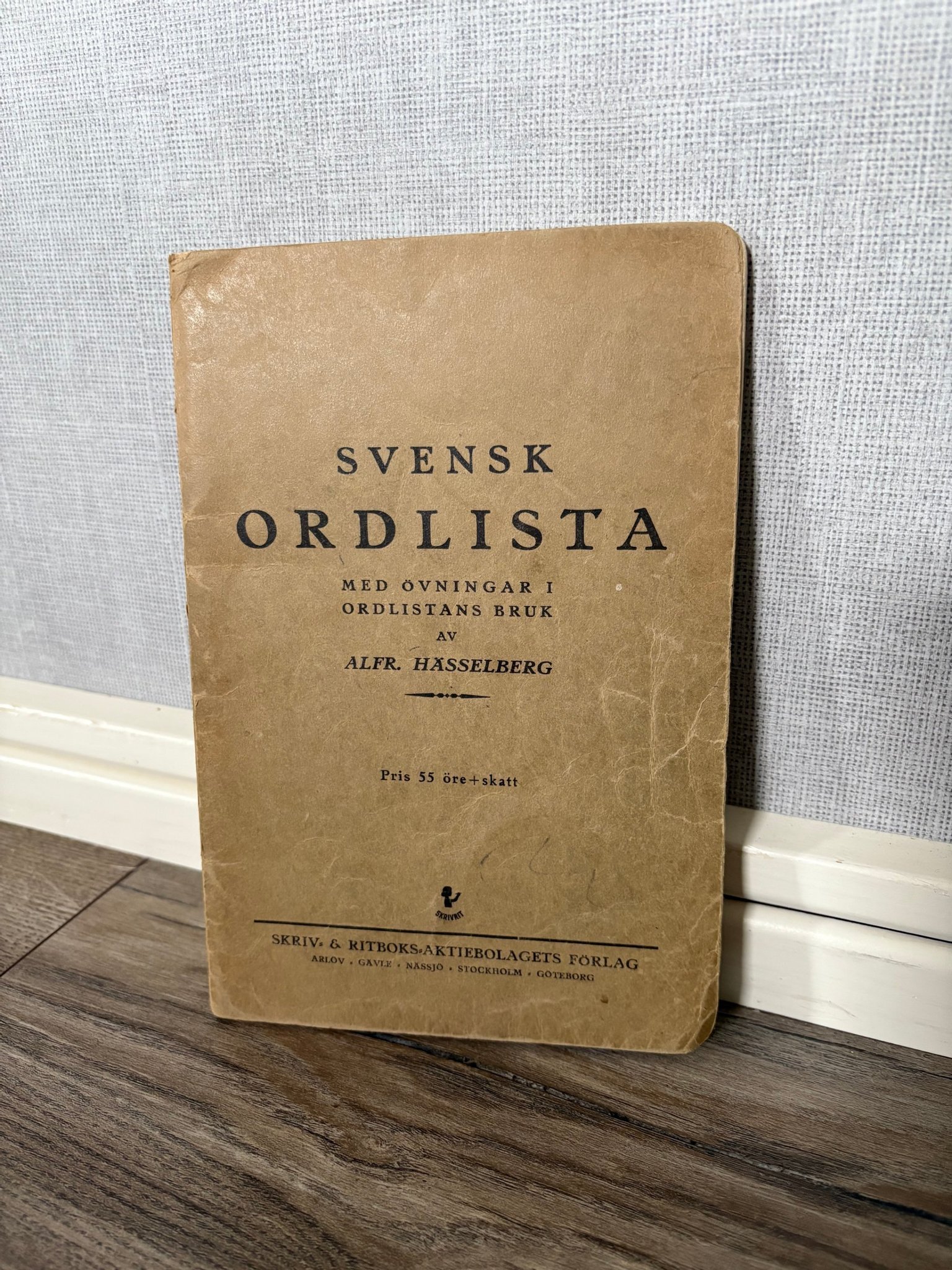 Se produkter som liknar Svensk Ordlista av Alfr. Hass.. på Tradera ...