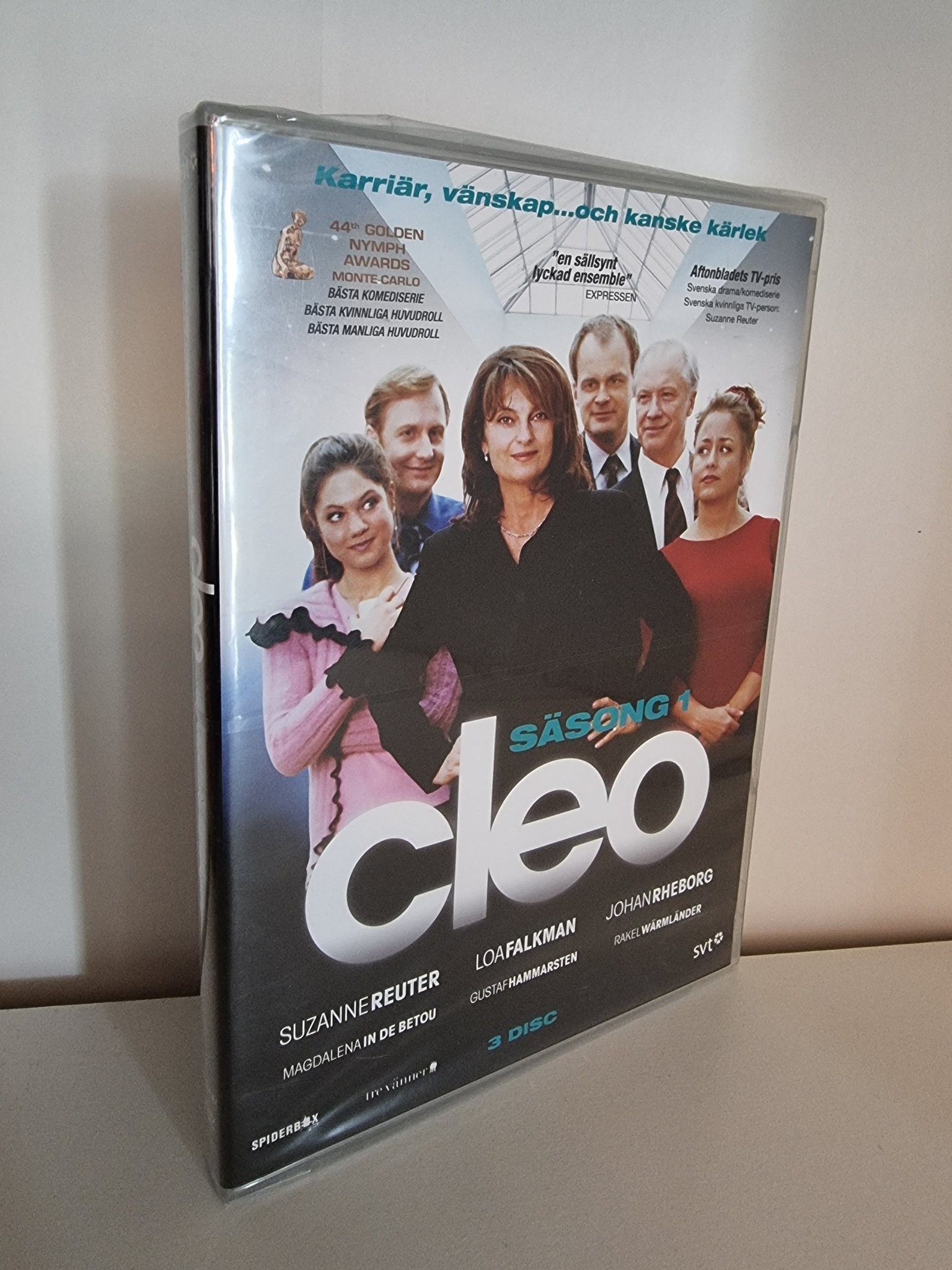 Se produkter som liknar CLEO (2002 NY DVD BOX! Säsong.. på Tradera ...