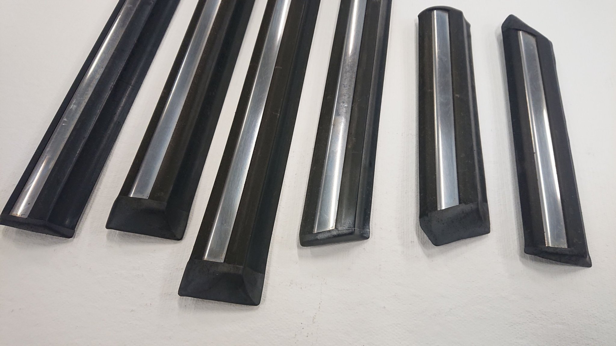 Se produkter som liknar Kromlister / midjekrom Volvo .. på Tradera ...