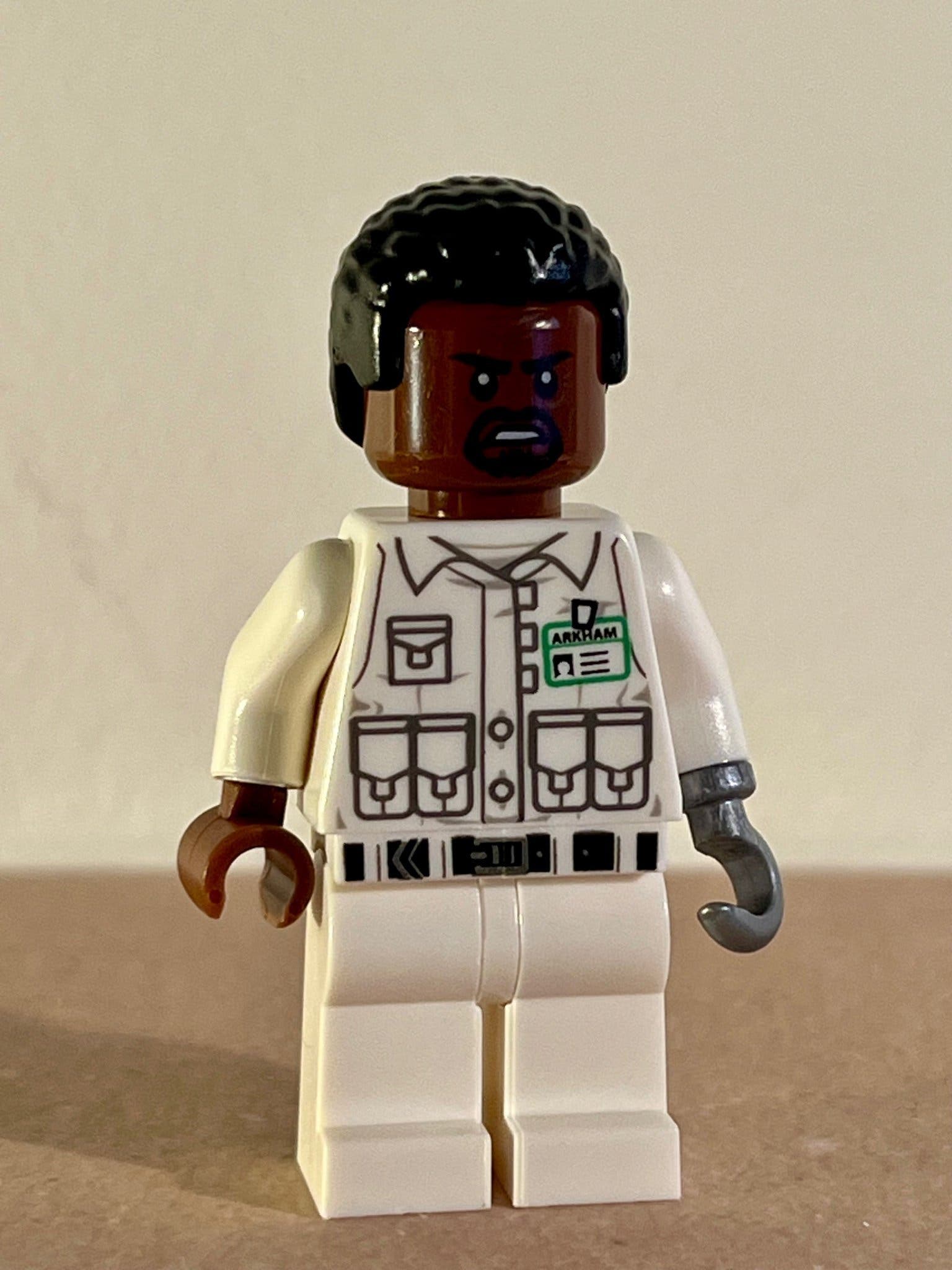 LEGO Minifigur - Arkham Asylum Vakt Aaron Cash | Köp på Tradera (709924032)