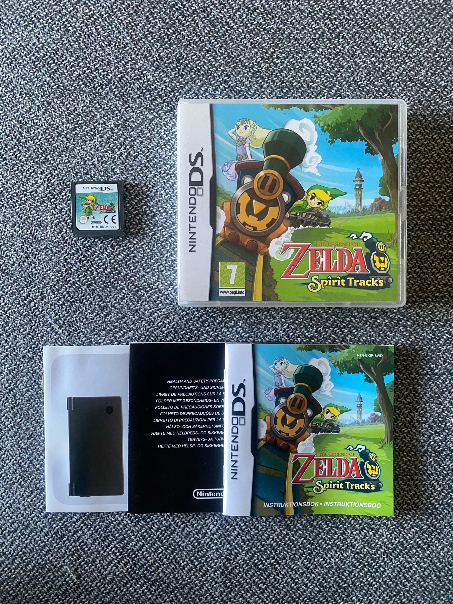 The Legend of Zelda: Spirit Tracks - Nintendo DS | Köp på Tradera ...