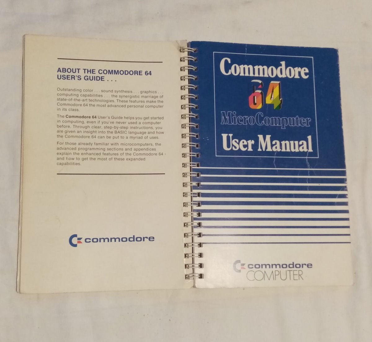 Se produkter som liknar Commodore 64 MicroComputer Us.. på Tradera ...