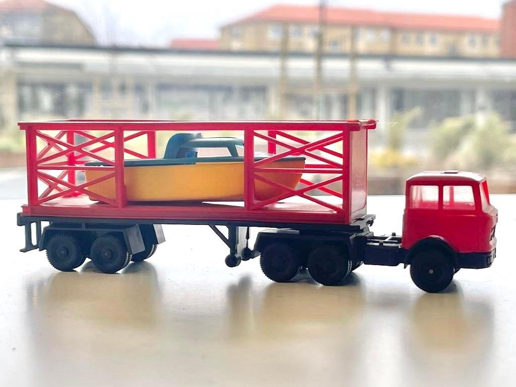 Leksak lastbil med leksaks båt | Köp från TigrisLoppis på Tradera ...