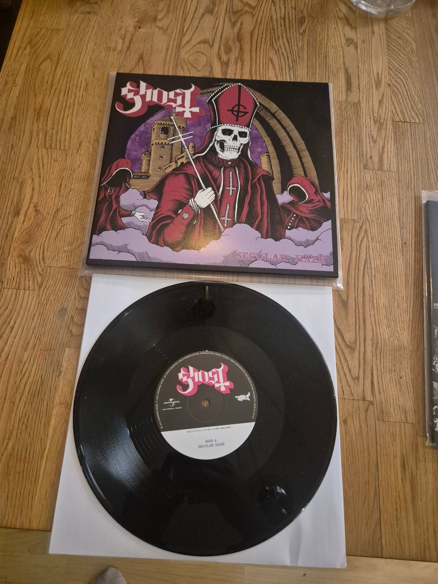 Se produkter som liknar Ghost - Secular Haze 10" Vinyl på Tradera (695345367)