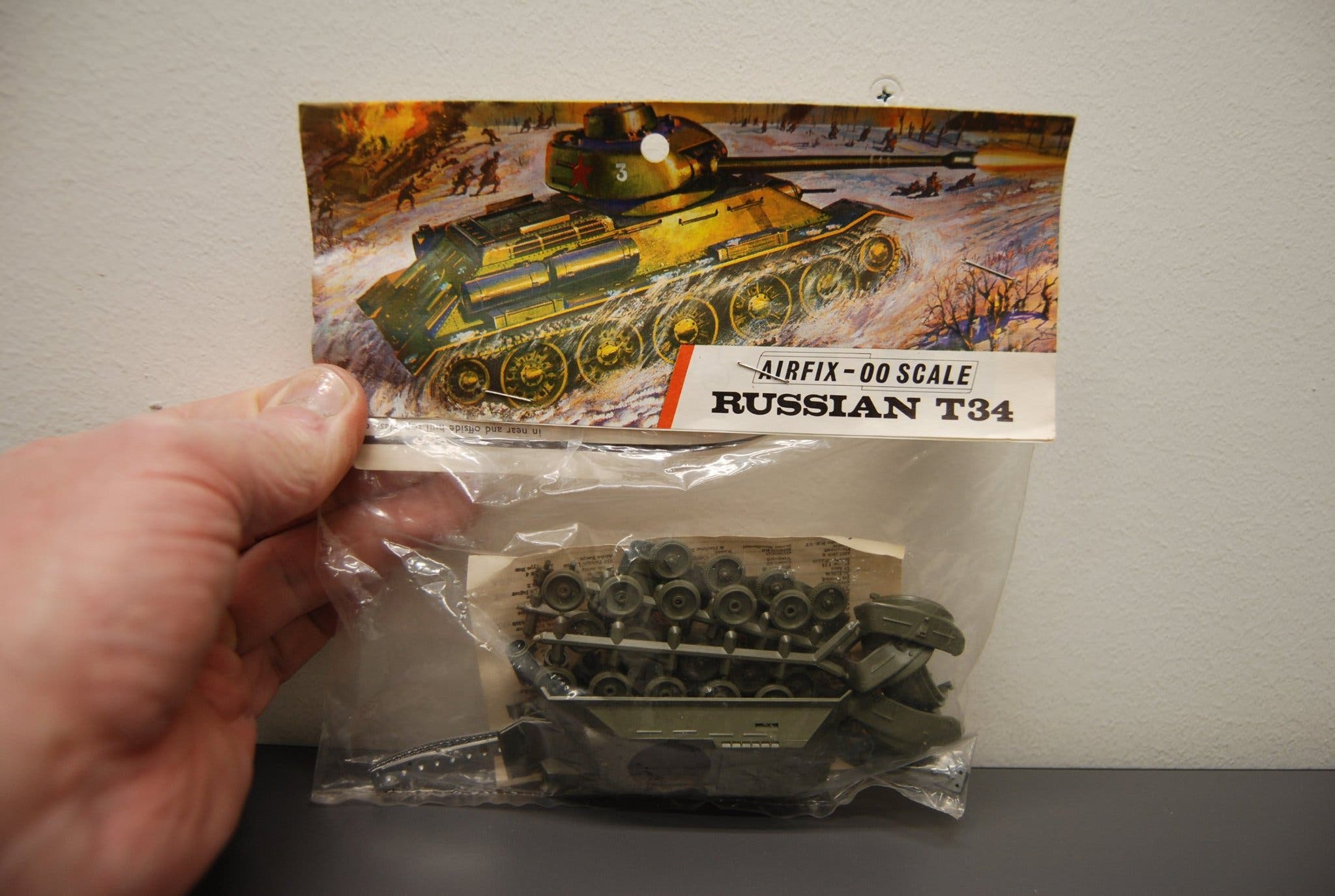 Se produkter som liknar AIRFIX byggmodel RUSSIAN T34 .. på Tradera ...