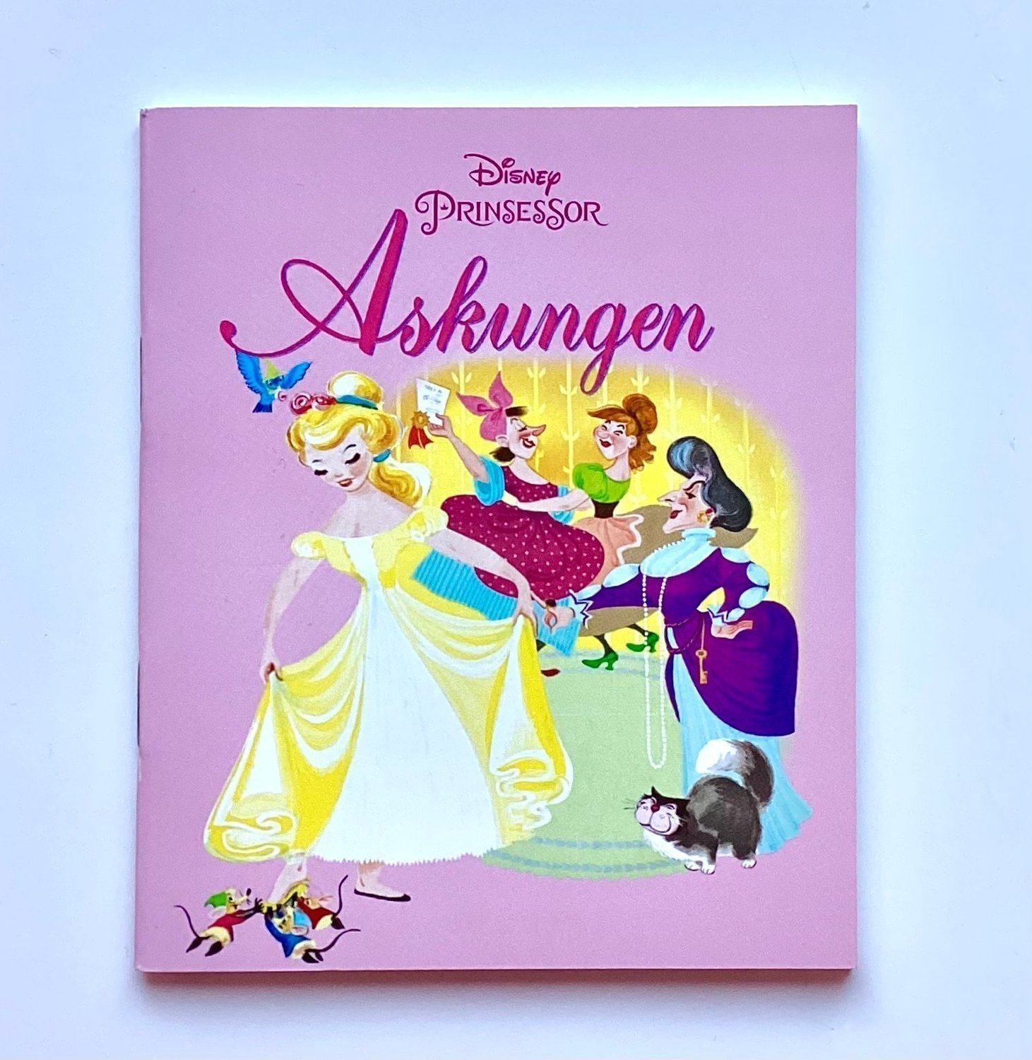 Liten bok 10x12 cm Askungen från Disney Barnbok.. | Köp på Tradera ...