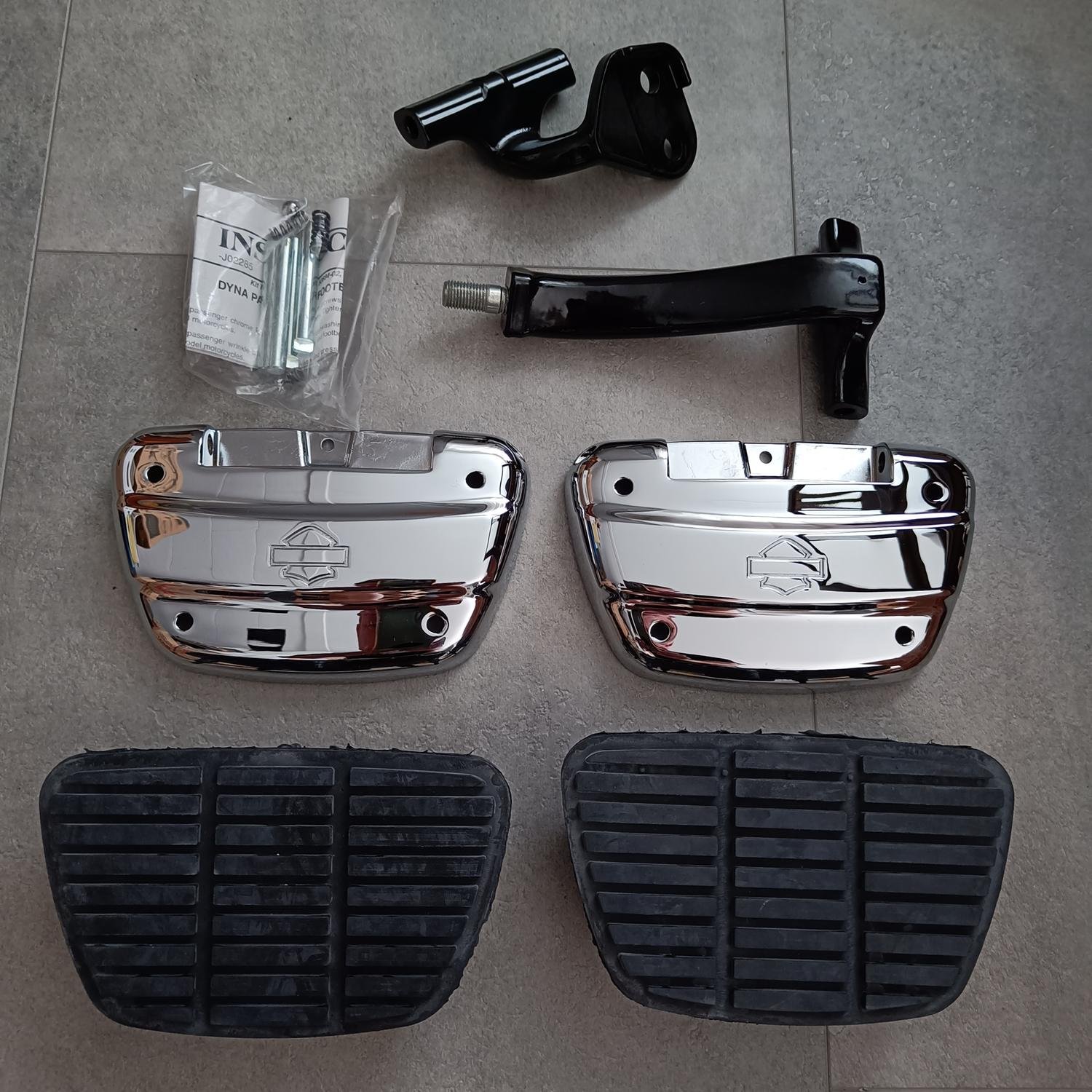 HD Chrome Dyna® Passenger.. | Köp från Förmedlingshuset på Tradera ...