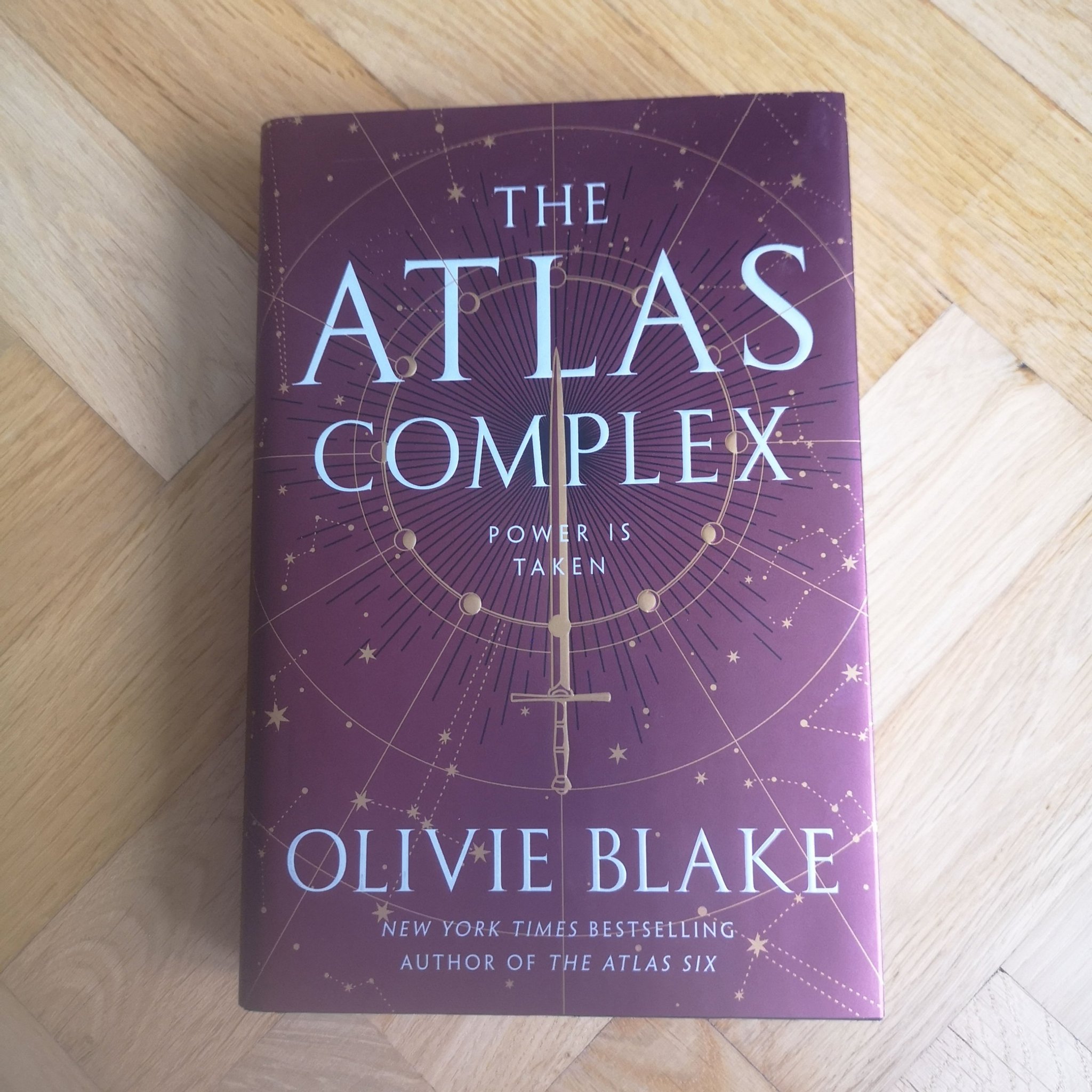 Se produkter som liknar The Atlas Complex av Olivie B.. på Tradera ...