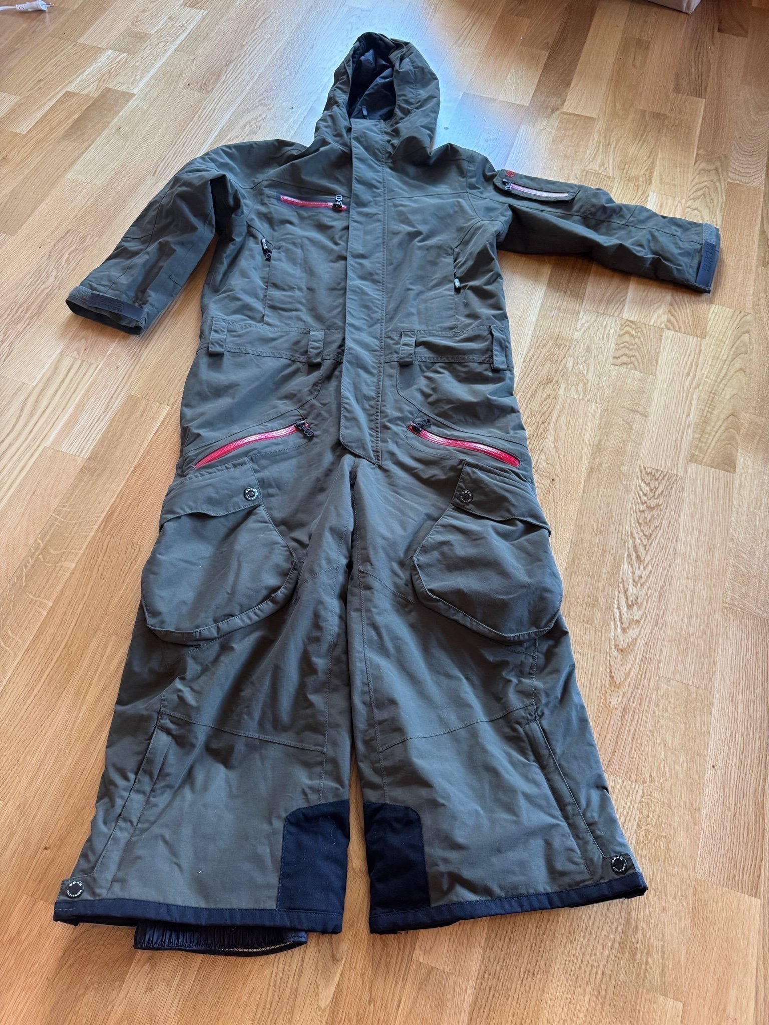 Skaloverall från 8848 Altitude stl 130 i fint s.. | Köp på Tradera ...