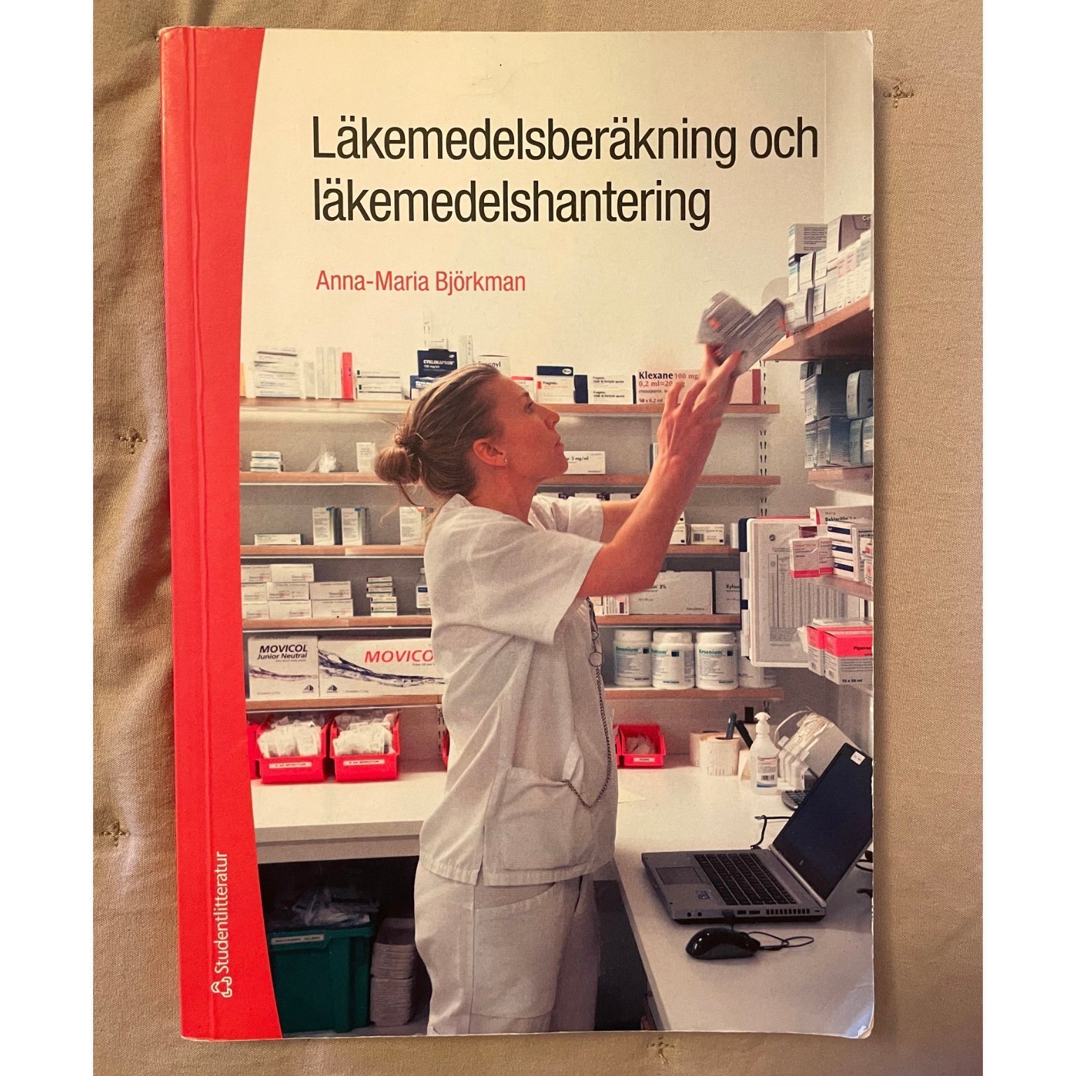 Se produkter som liknar Läkemedelsberäkning och läkem.. på Tradera ...
