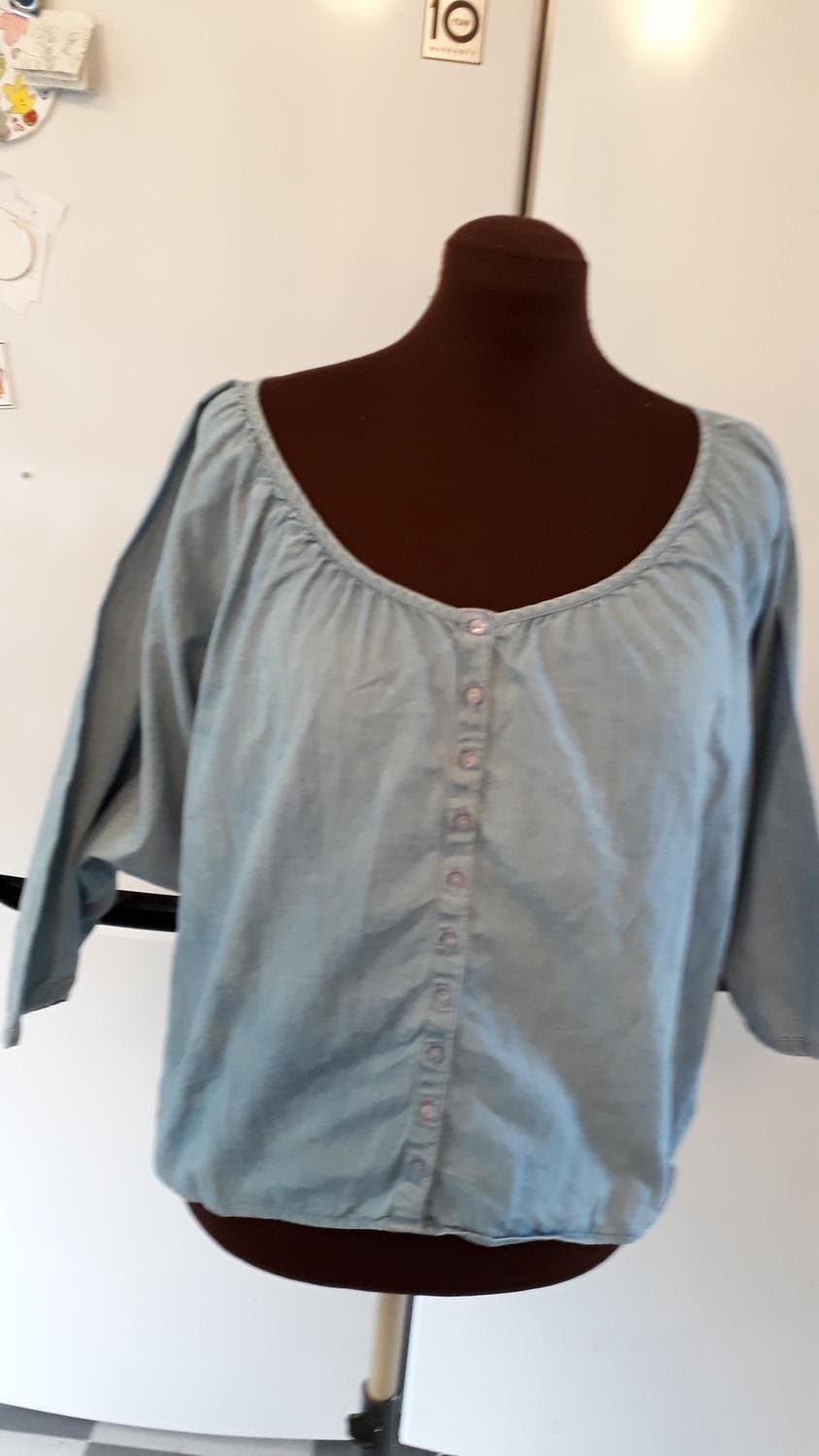 Se produkter som liknar DENIM blus/top Esprit 80-tal på Tradera (629723447)