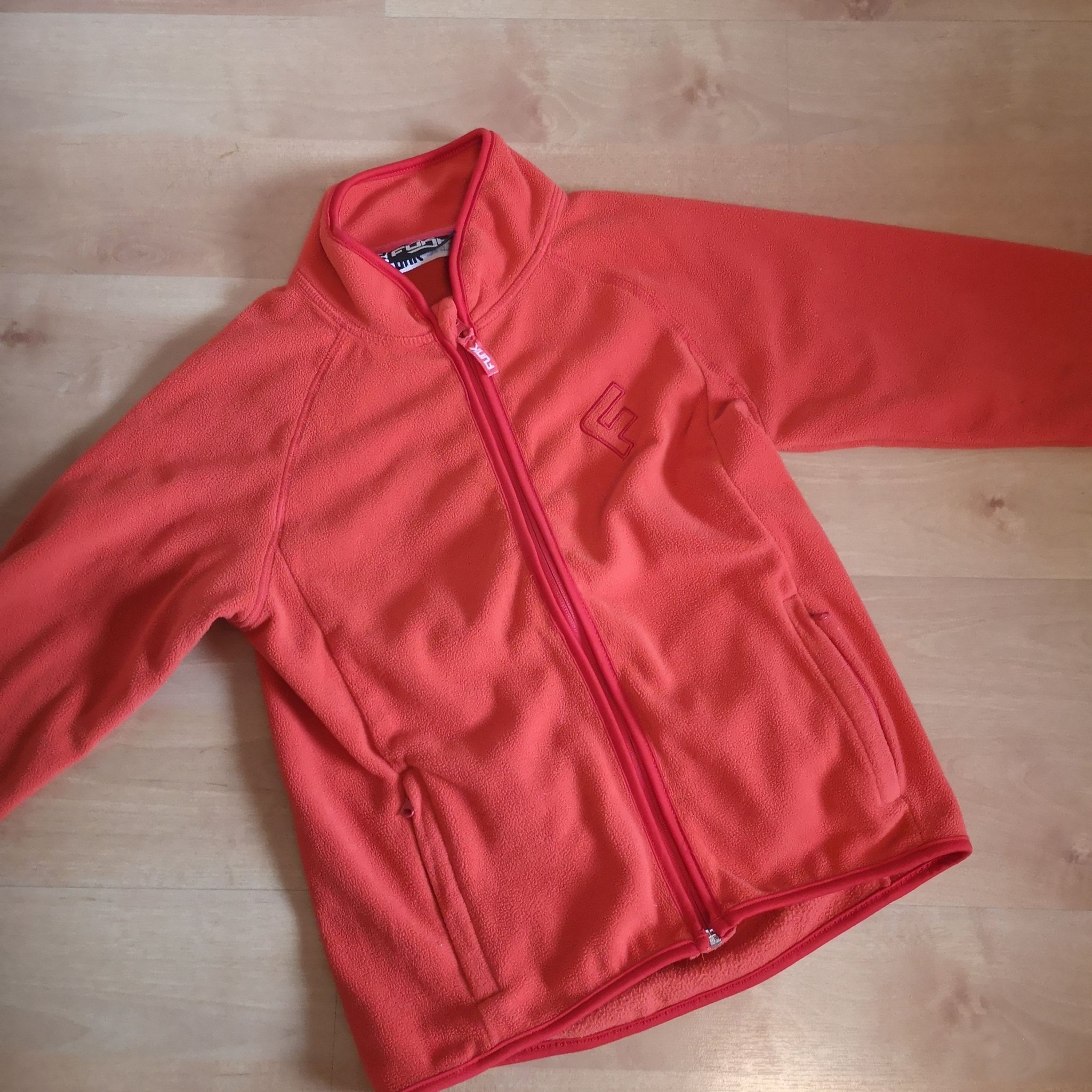 Se produkter som liknar FUNK. FLECCE JACKA SR 140. Ny.. på Tradera ...