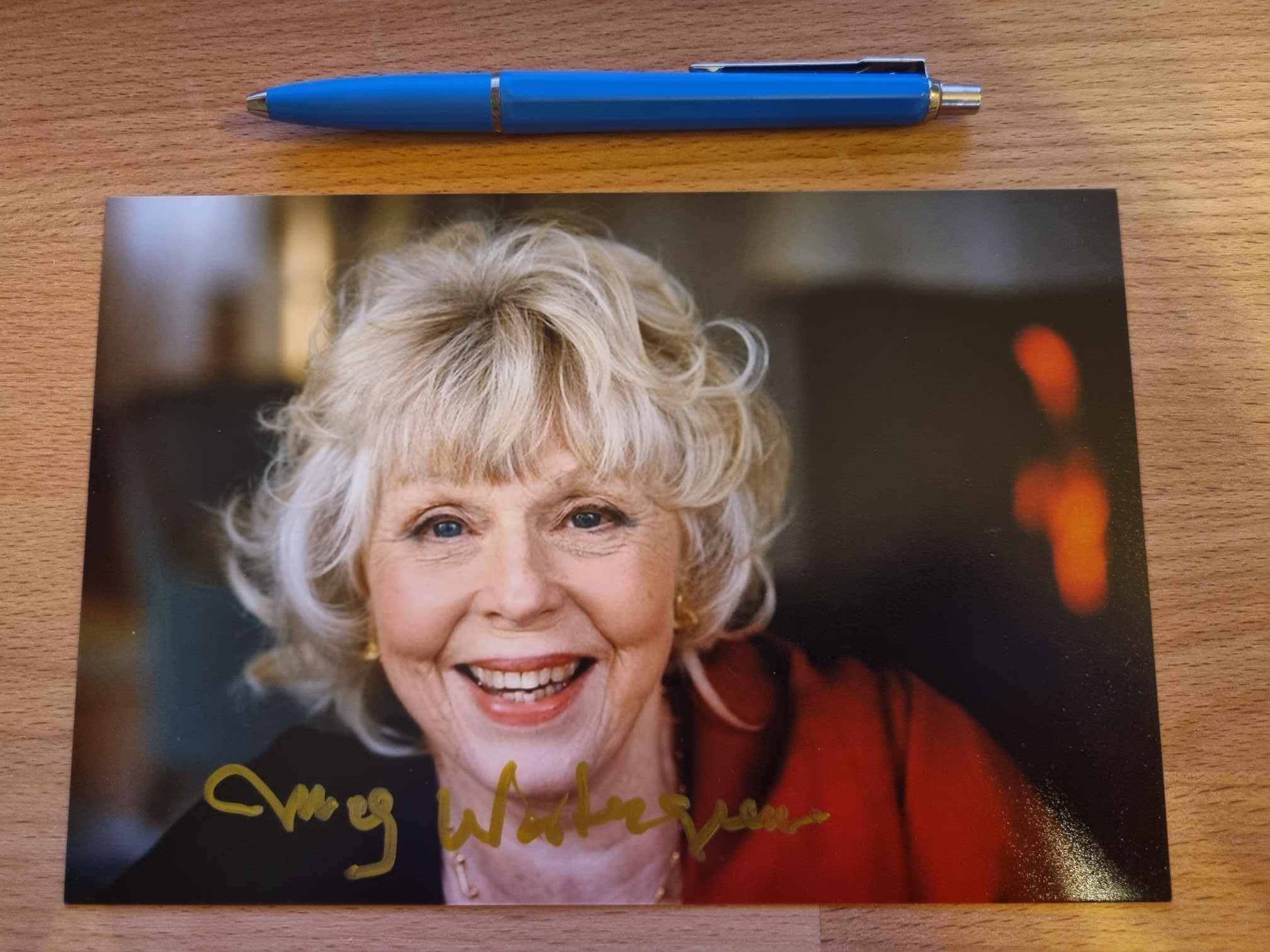 Meg Westergren - Äkta autograf i guld | Köp på Tradera (682893744)
