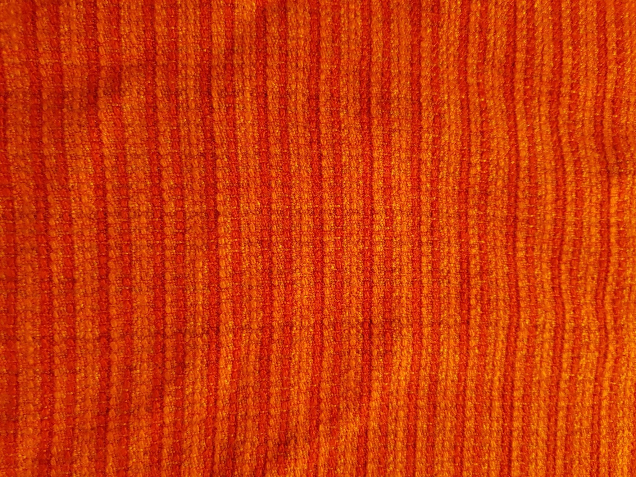 Kraftigt vävt tyg i orangea nyanser. Retro. Öve.. | Köp på Tradera ...